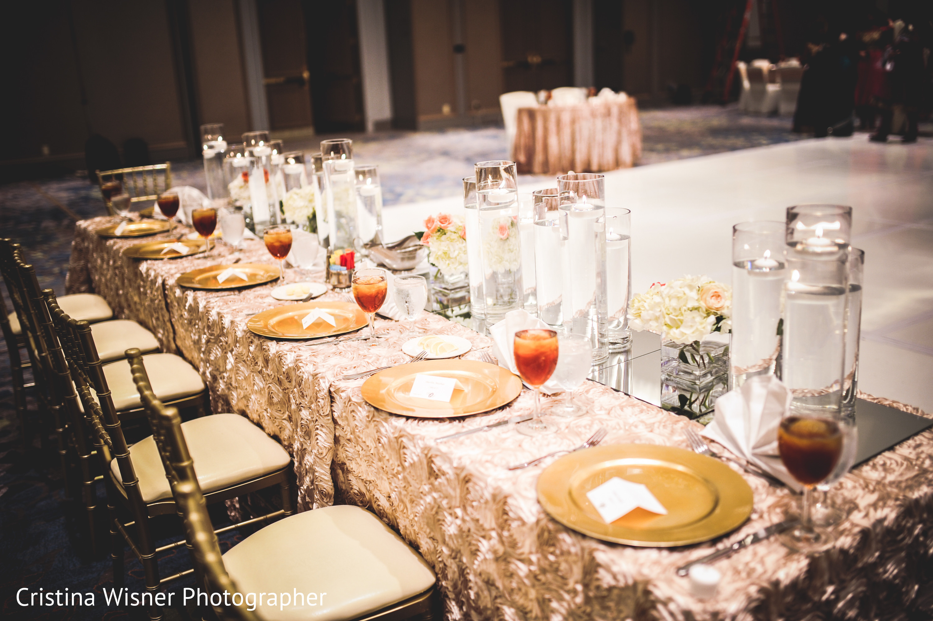 Perfect indian wedding reception table set up. | Photo 101276