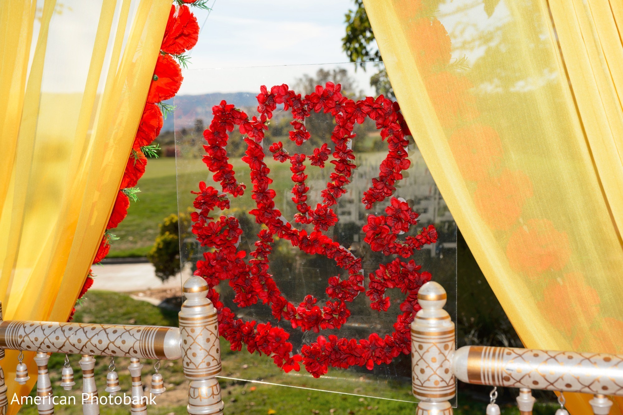 Lovely mandap decoration. | Photo 105088