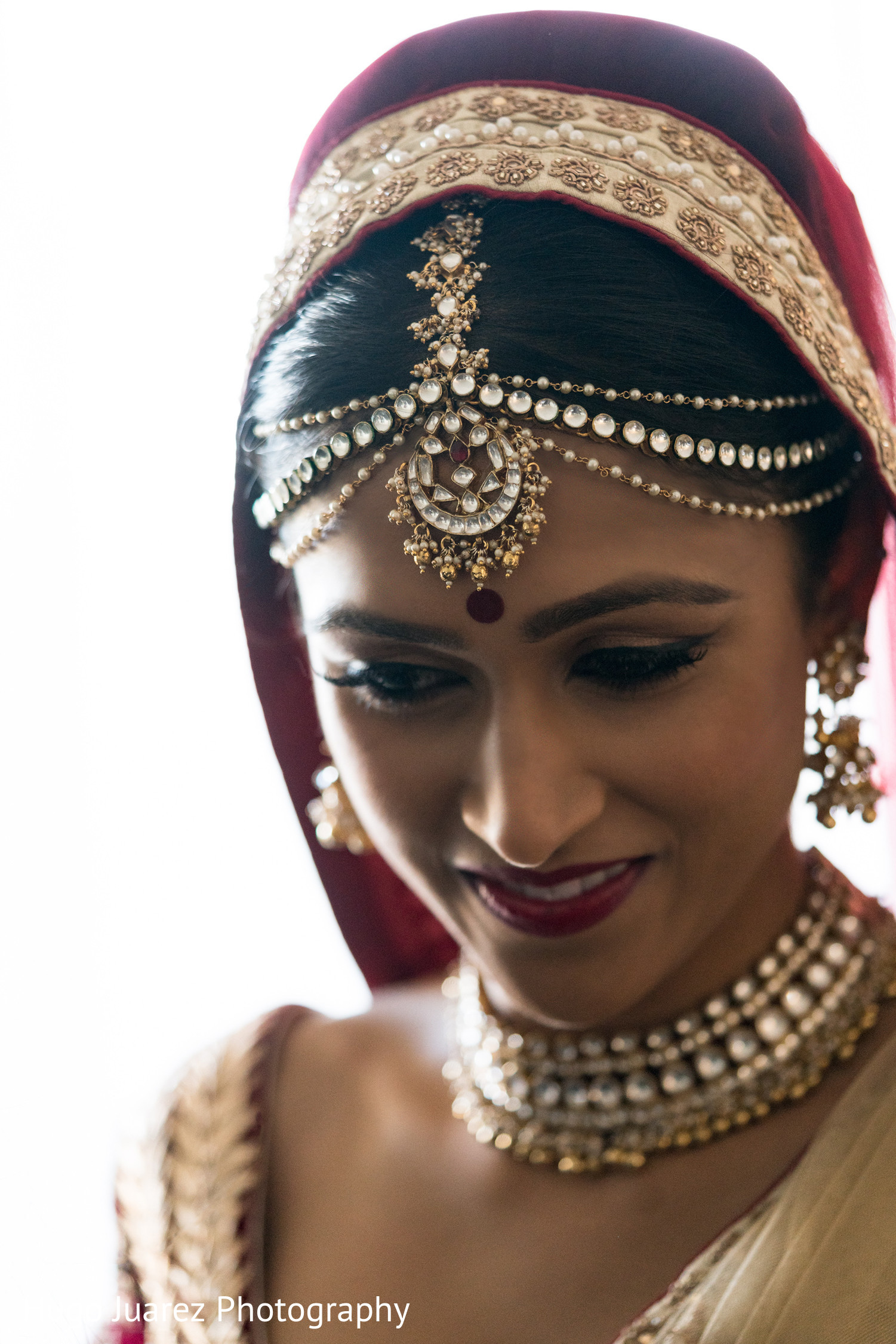 Indian bride smiling photography before wedding ceremony | Photo 111665