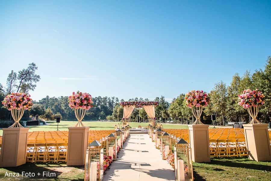 Luxurious Indian wedding ceremony outdoors. | Photo 116259
