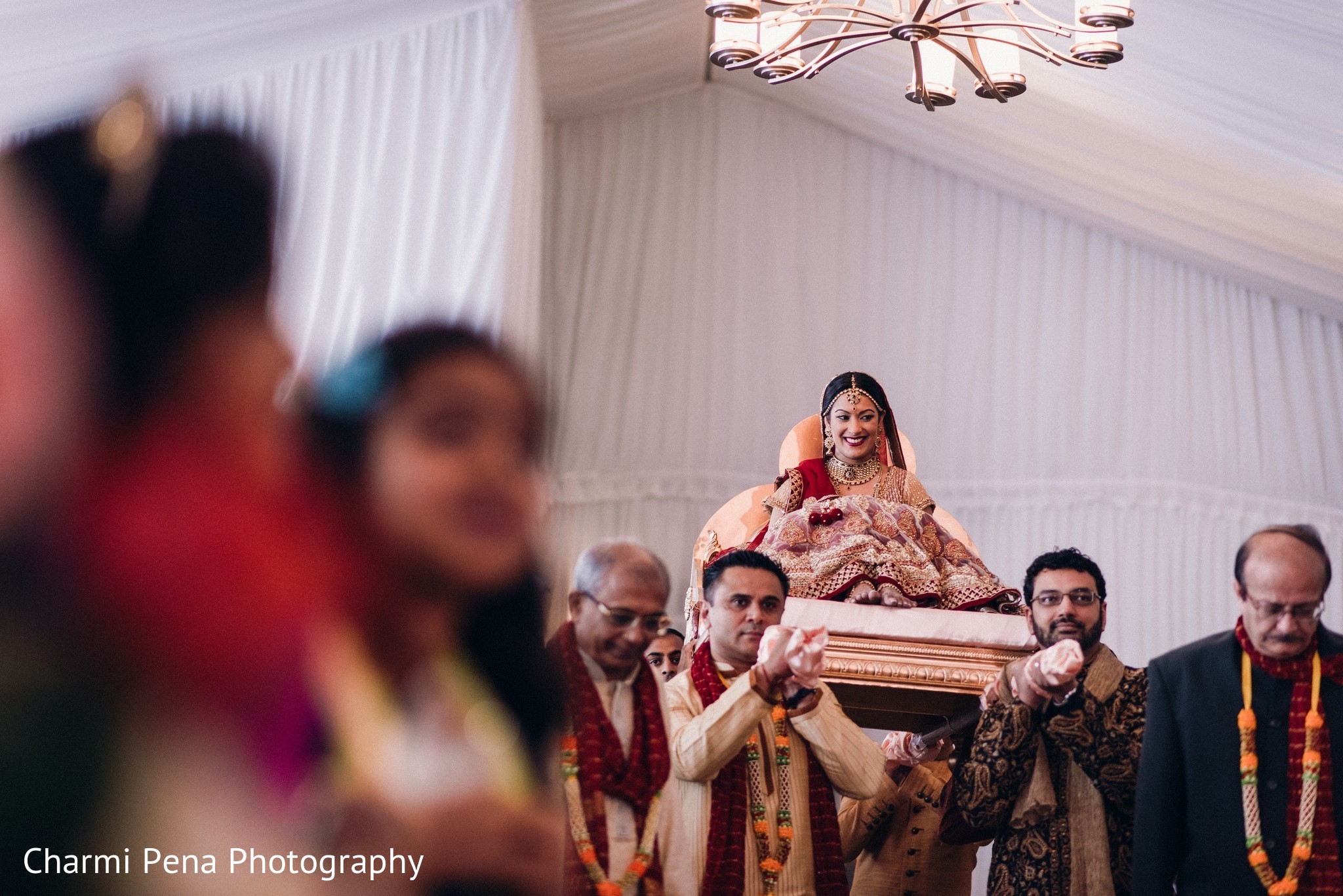 Beautiful bride carried in on a palanquin. | Photo 123521