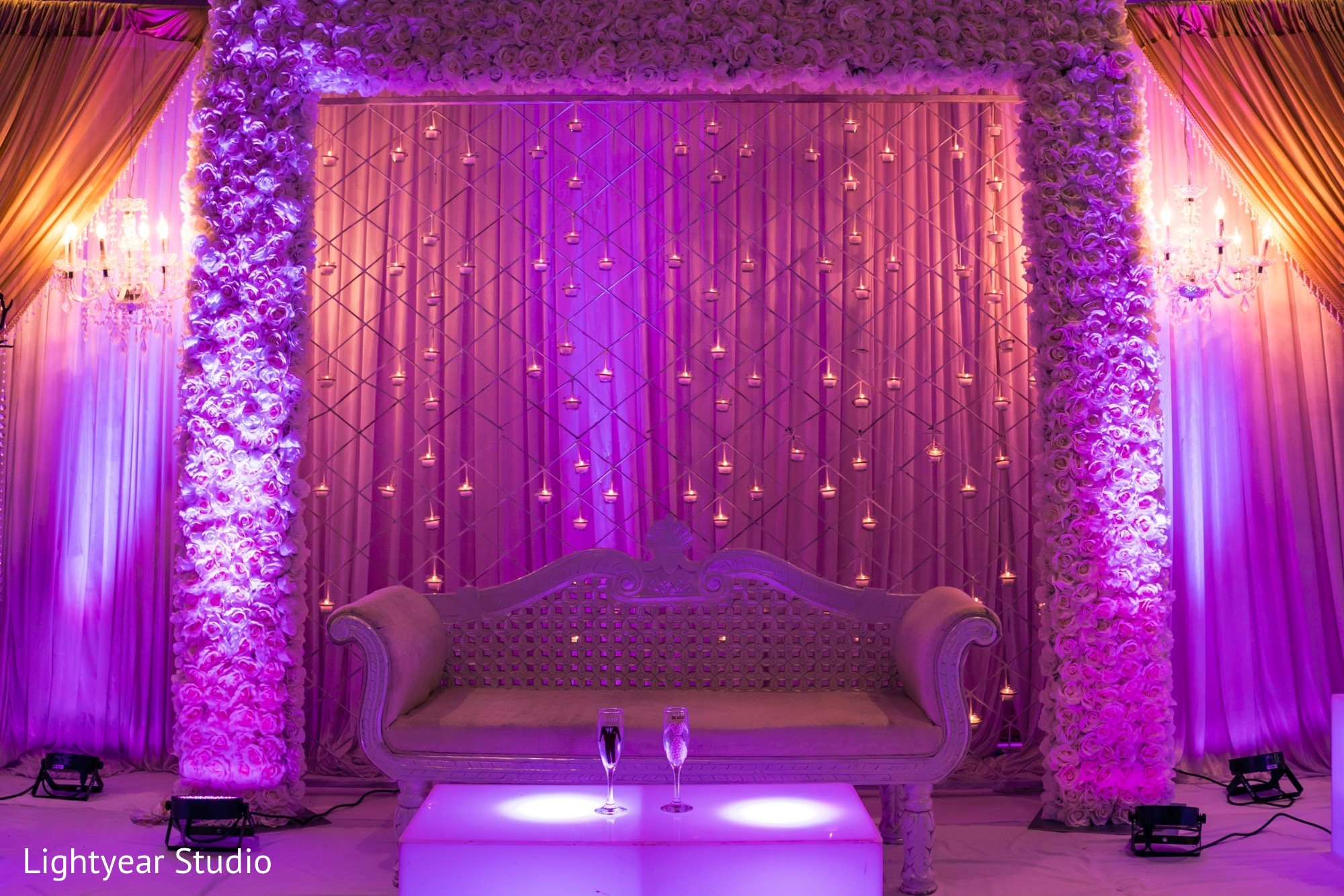 Lavish sweetheart stage. | Photo 126404