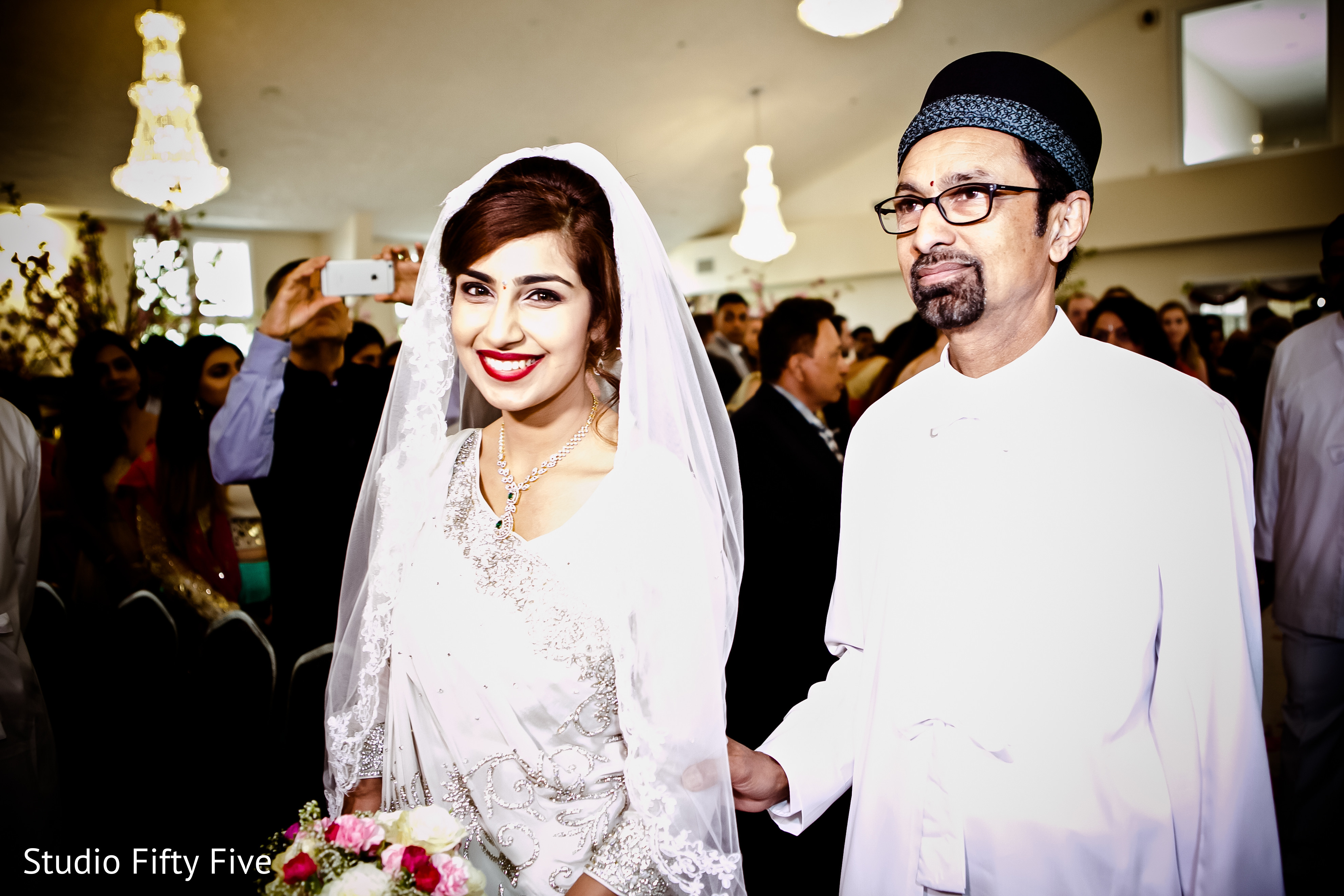 Parsi Bride walking down the aisle. | Photo 130650