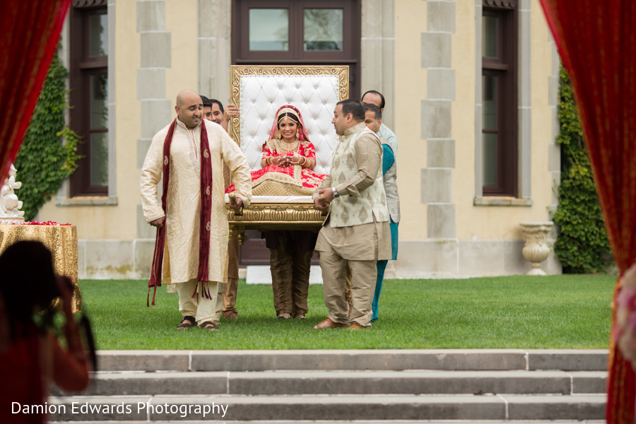 Indian bride being carried to the ceremony. | Photo 138591