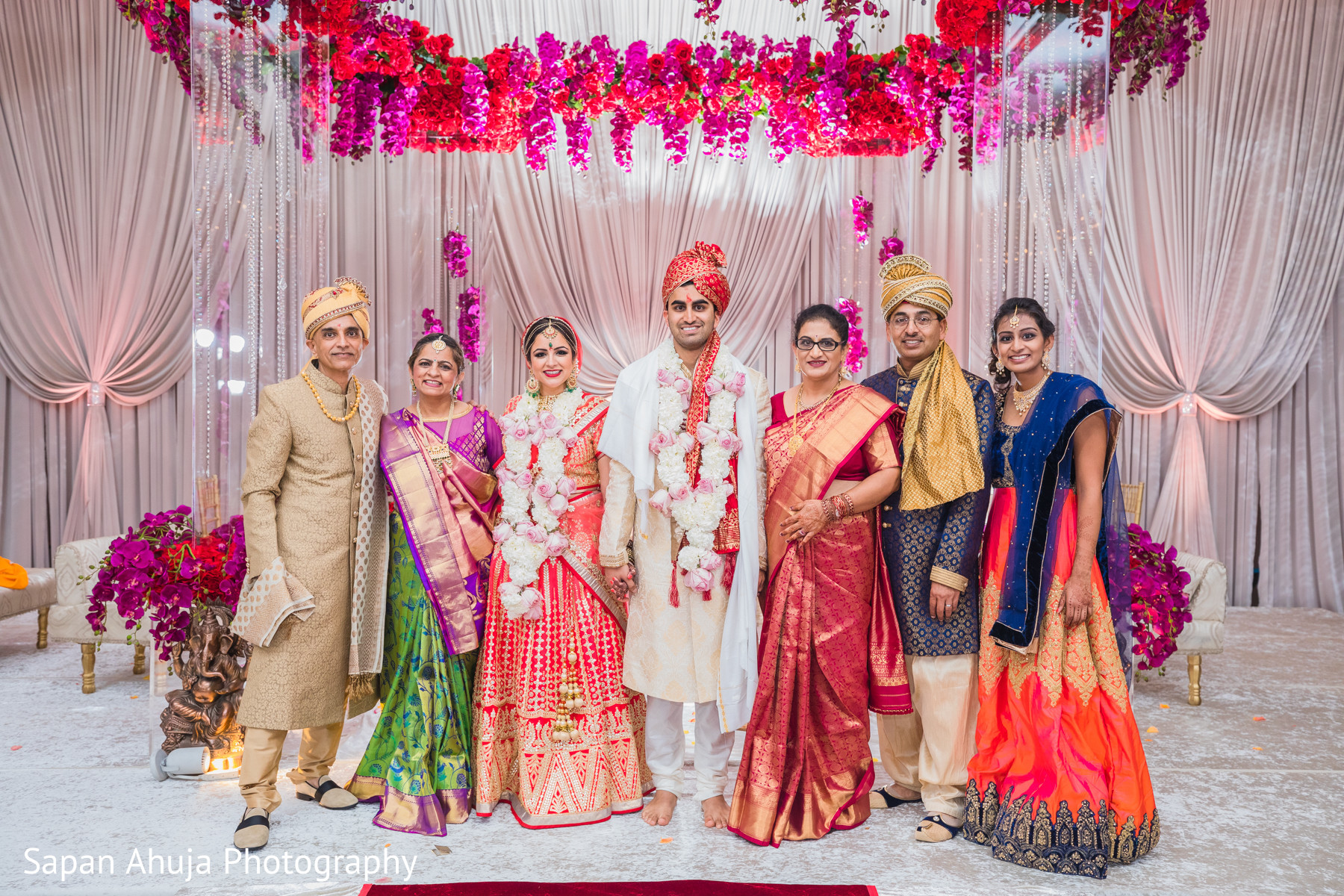 Lovely bride and groom family portrait | Photo 150301