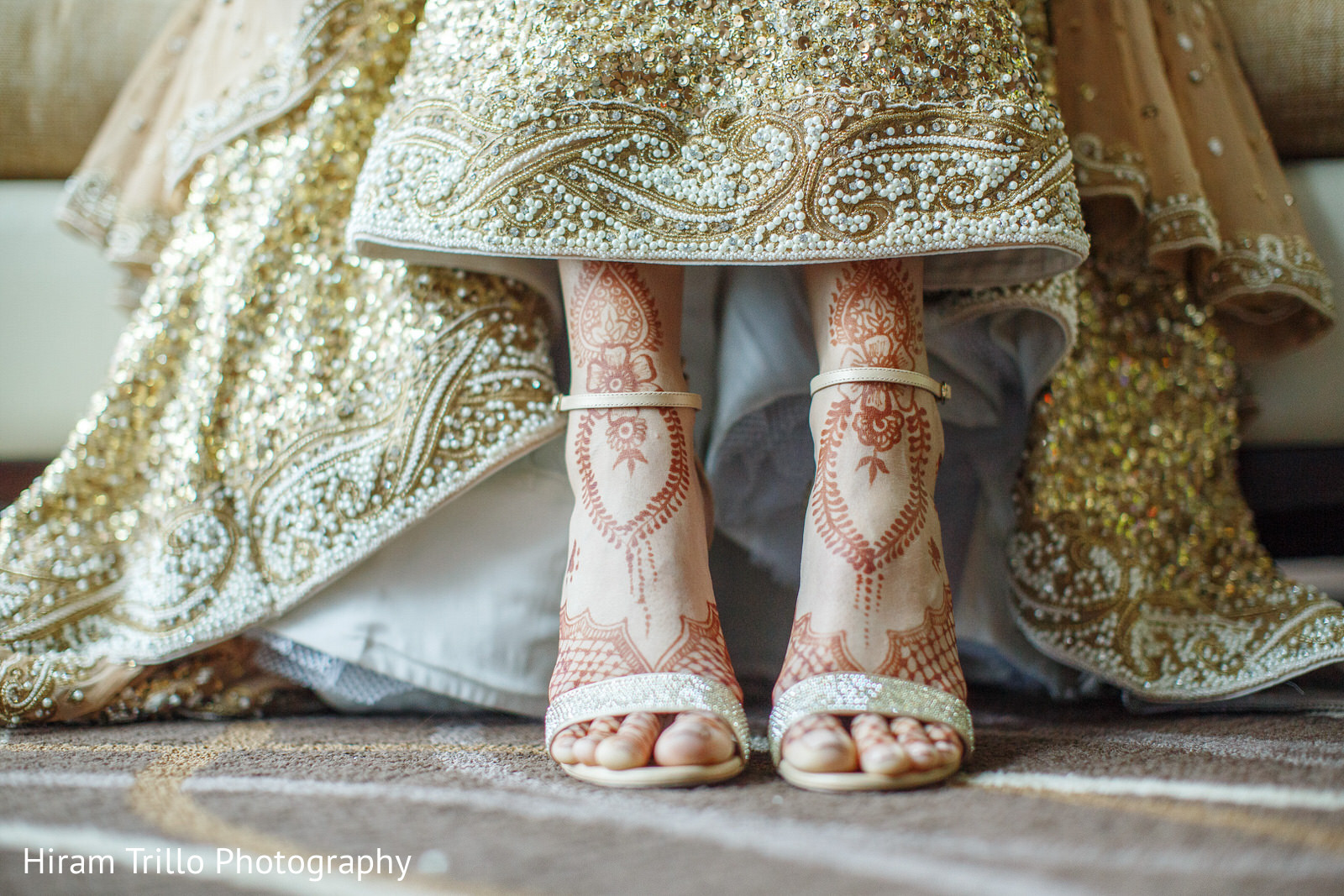 Delicate Indian bride shoes. | Photo 150456