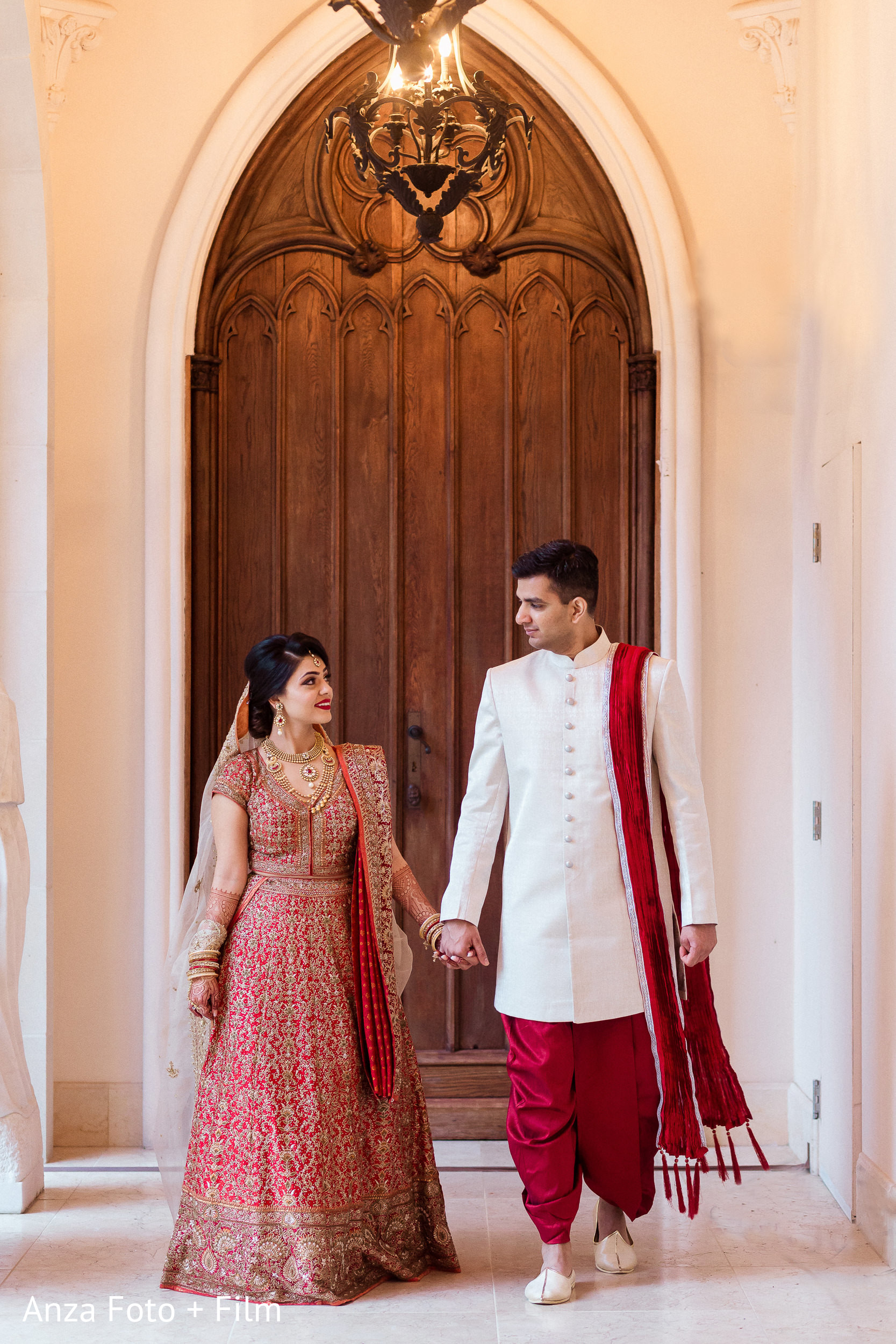 Heart melting Indian bride and groom. | Photo 150730