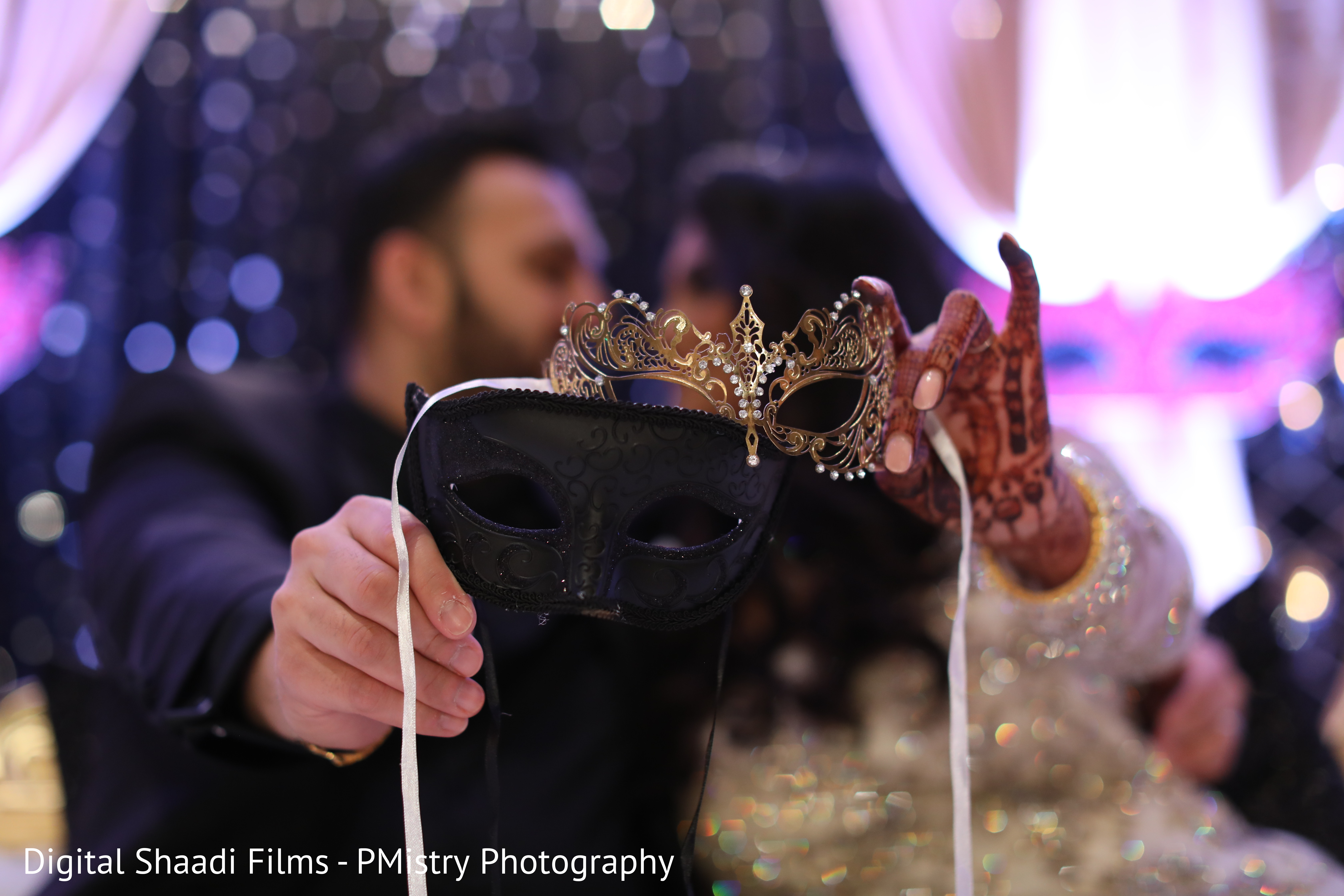 Fabulous indian bride and groom's masquerade masks | Photo 153795