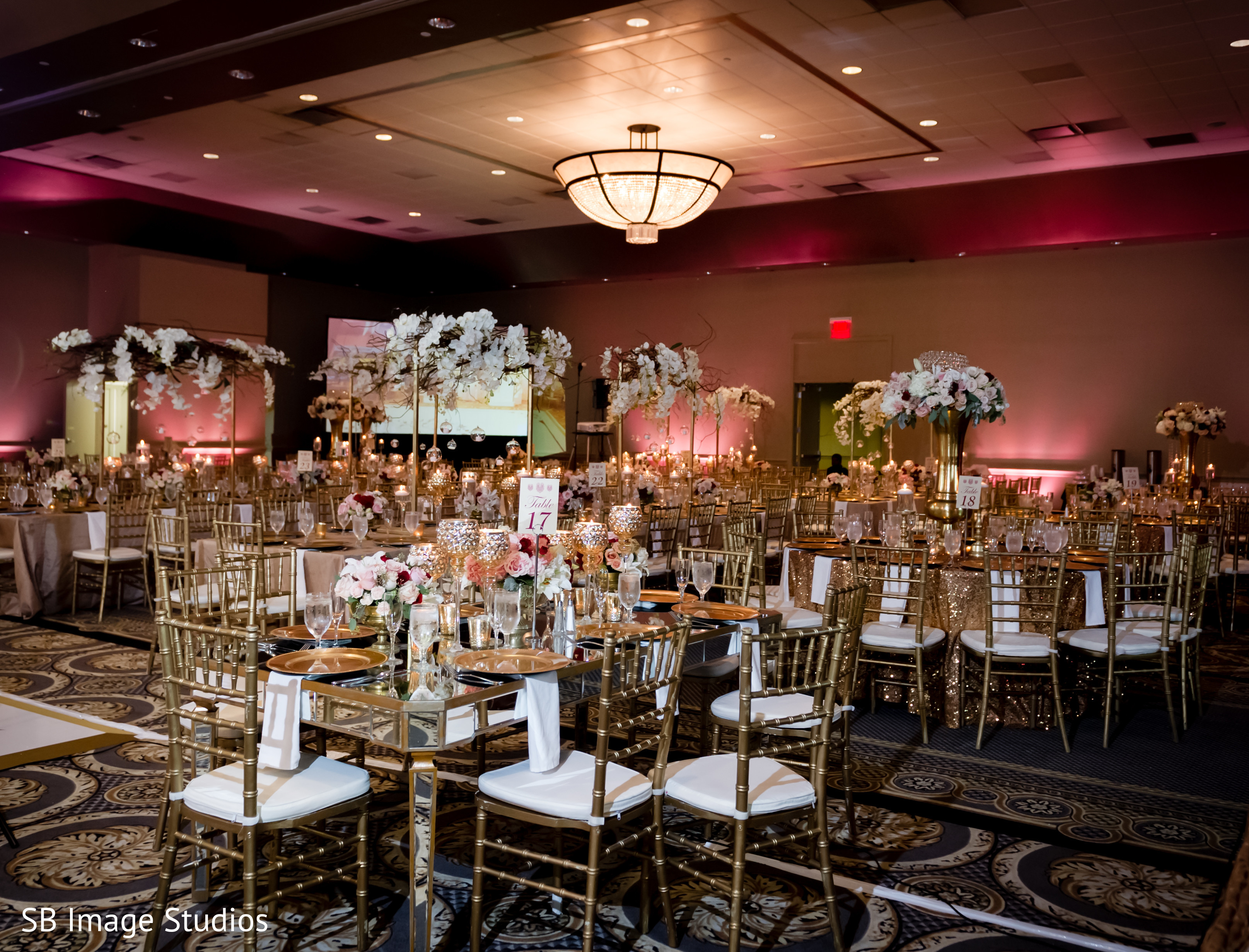 Fabulous indian wedding reception decor | Photo 158735