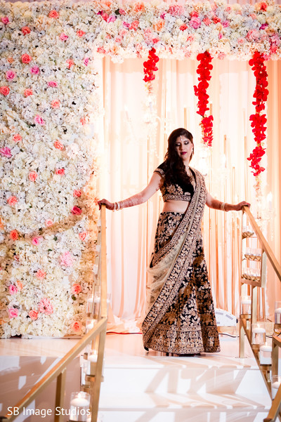 Dazzling Indian bride reception look. | Photo 158747