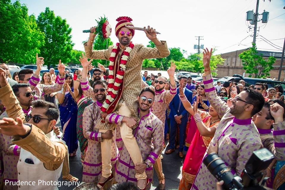 Joyful baraat procession | Photo 163726