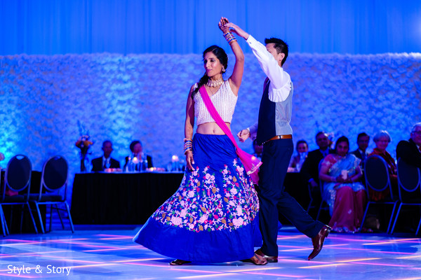 Joyful Indian bride and groom dance performance. | Photo 167677