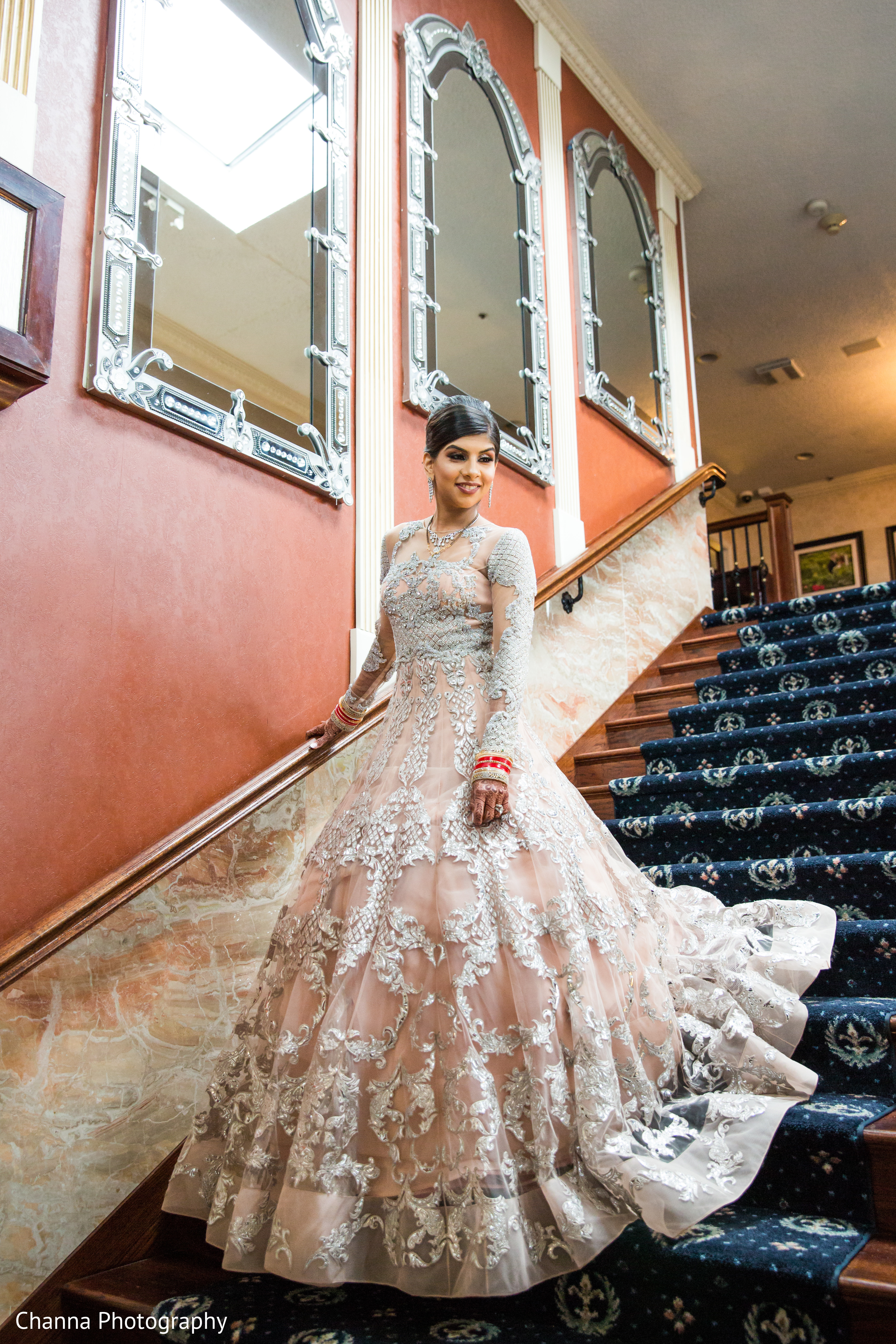 Lovely Indian bride on her wedding reception dress. | Photo 168388
