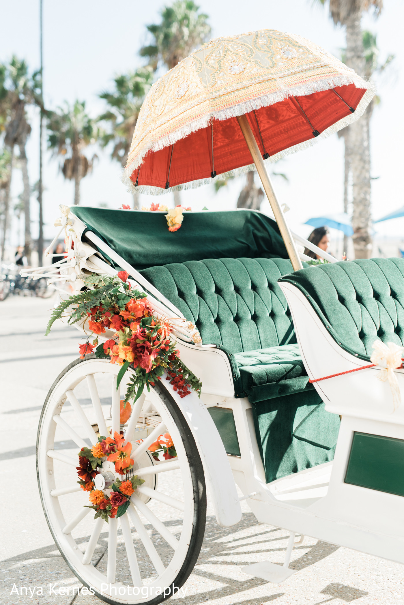 Wonderful Indian wedding flower carriage decoration. | Photo 171290