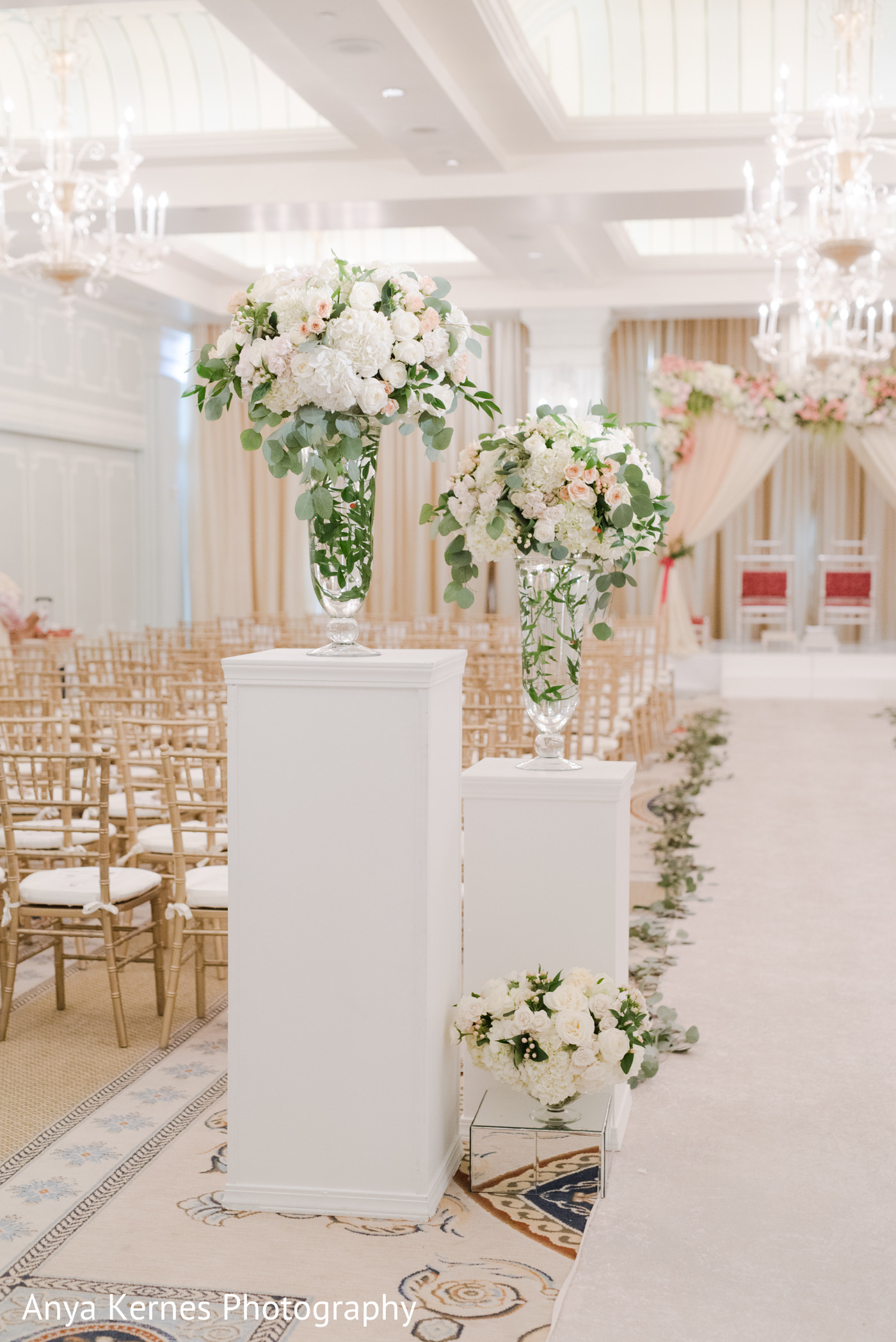 Stunning Indian wedding aisle flower decorations. | Photo 171302