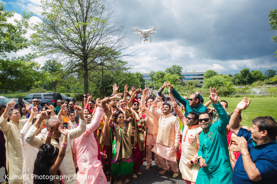 Joyful indian wedding baraat procession | Photo 171375