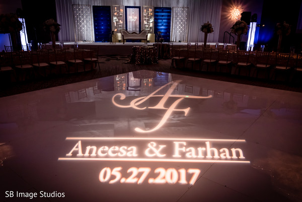 Fabulous light projection with bride and groom's name | Photo 171660