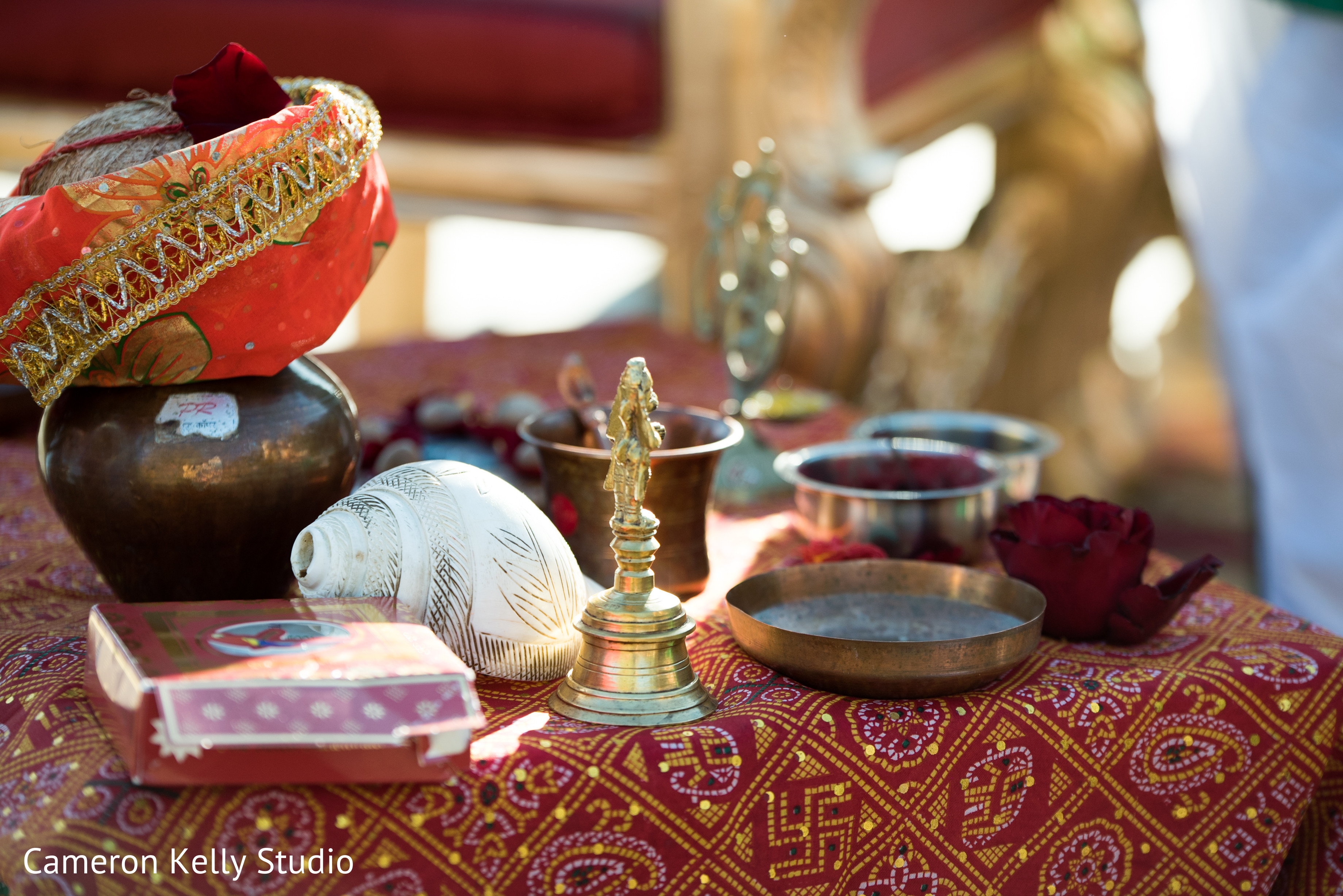 Table setup for Indian wedding ceremony items. | Photo 171824