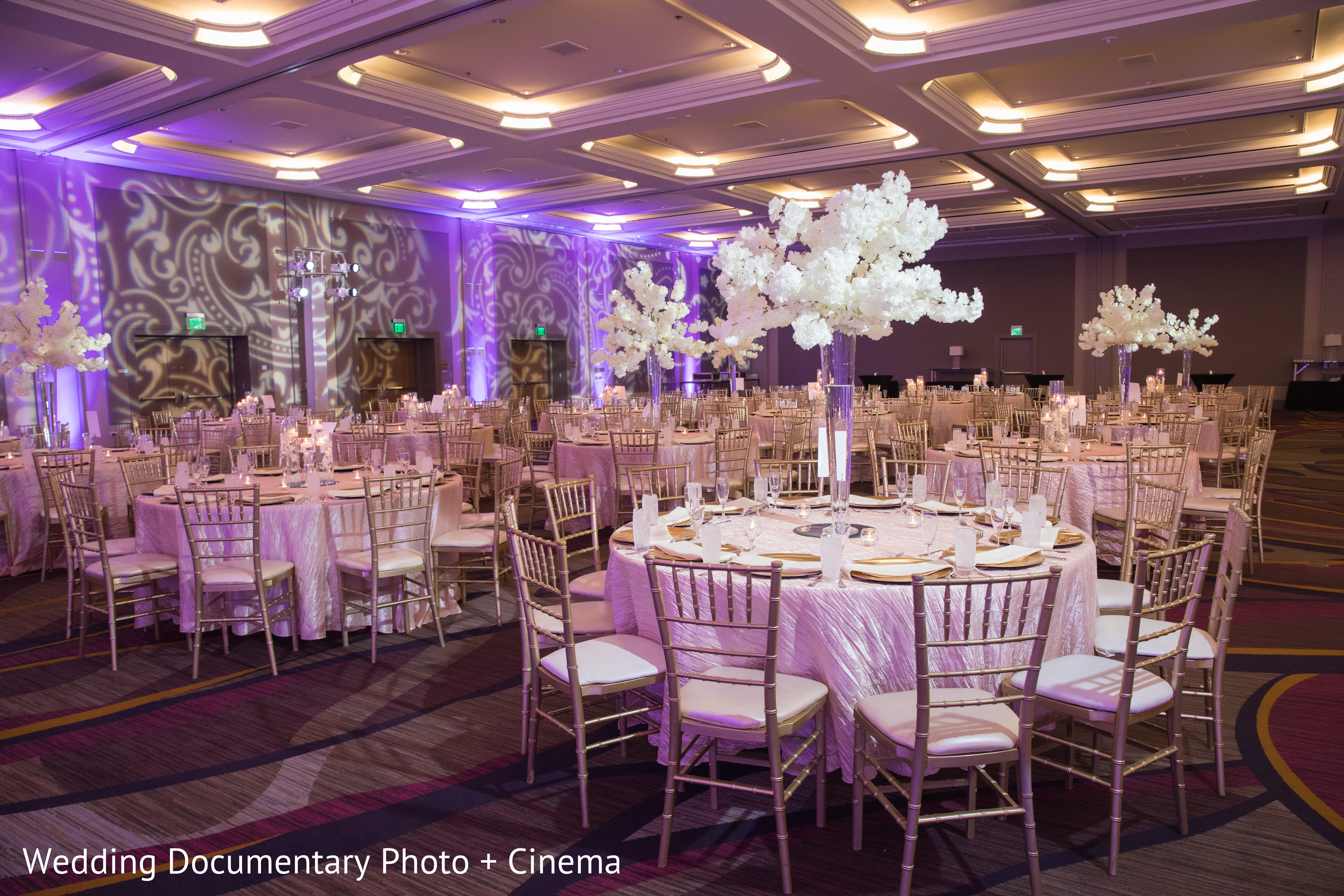 Dazzling Indian wedding table setup and decoration capture. | Photo 172147