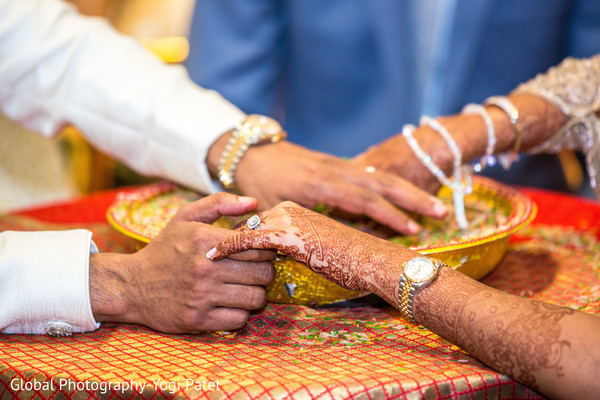 See this couple during traditional wedding ritual | Photo 175054