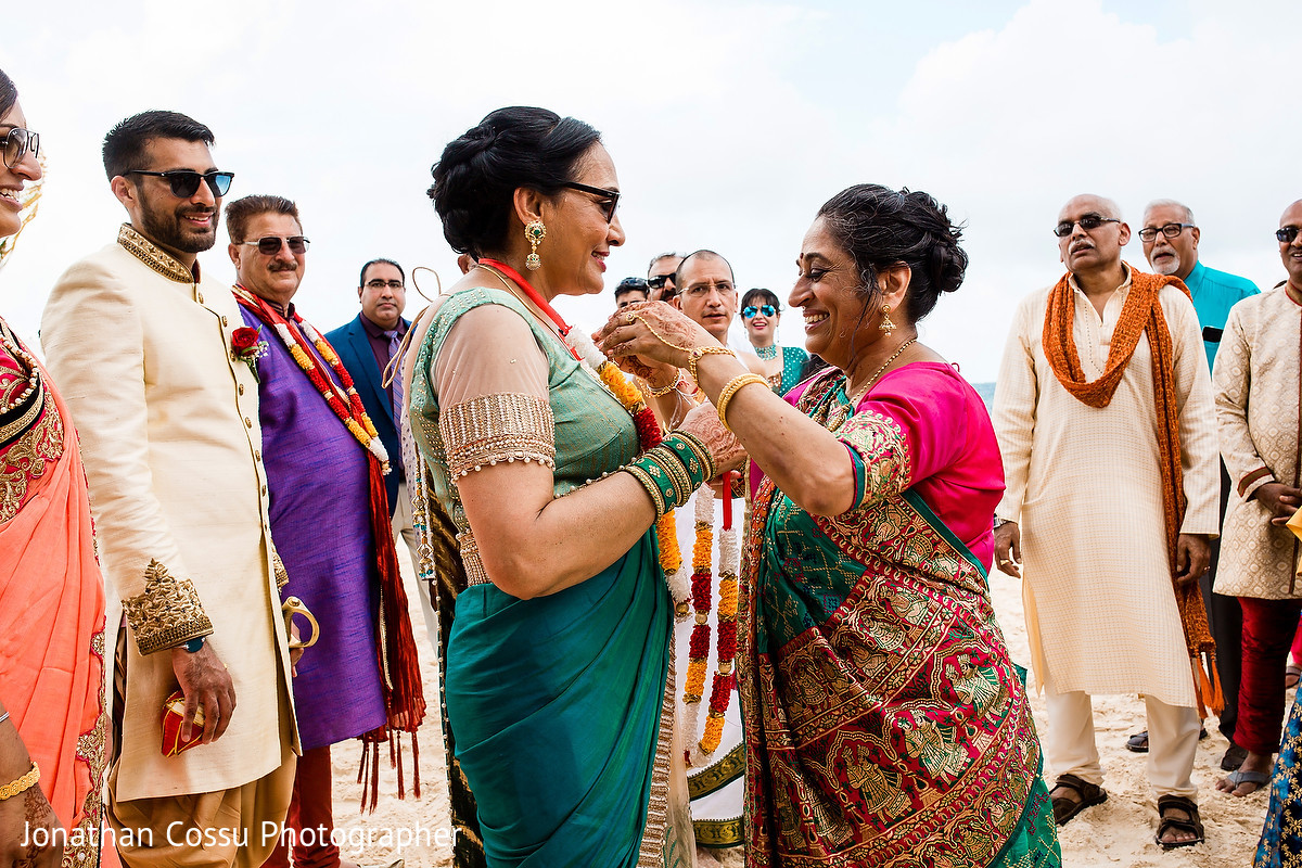 Indian wedding milni ritual | Photo 175563
