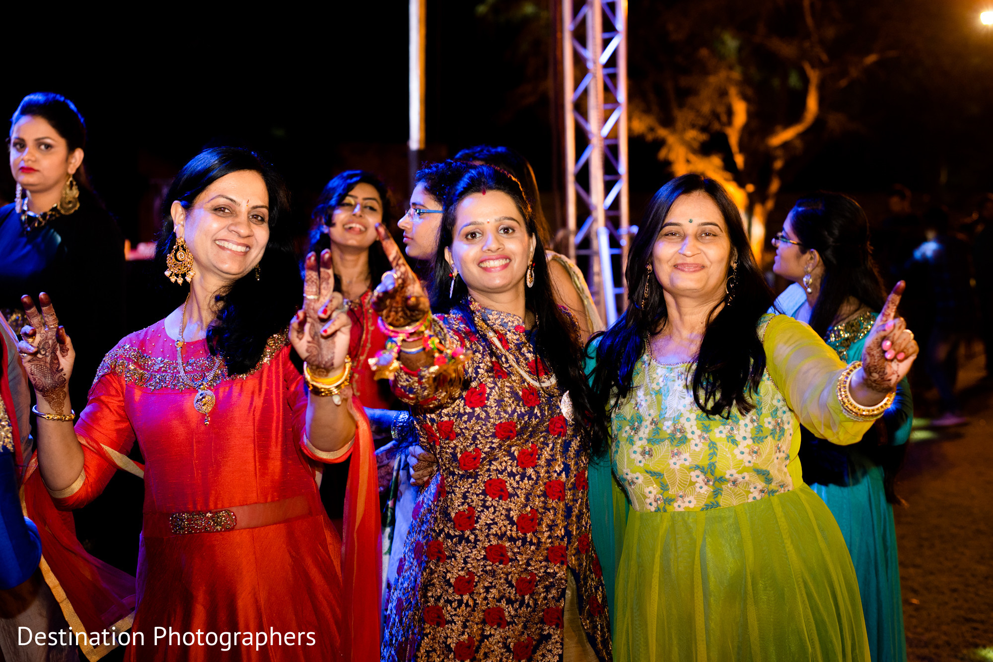 Enchanting indian wedding guests during reception party | Photo 178901
