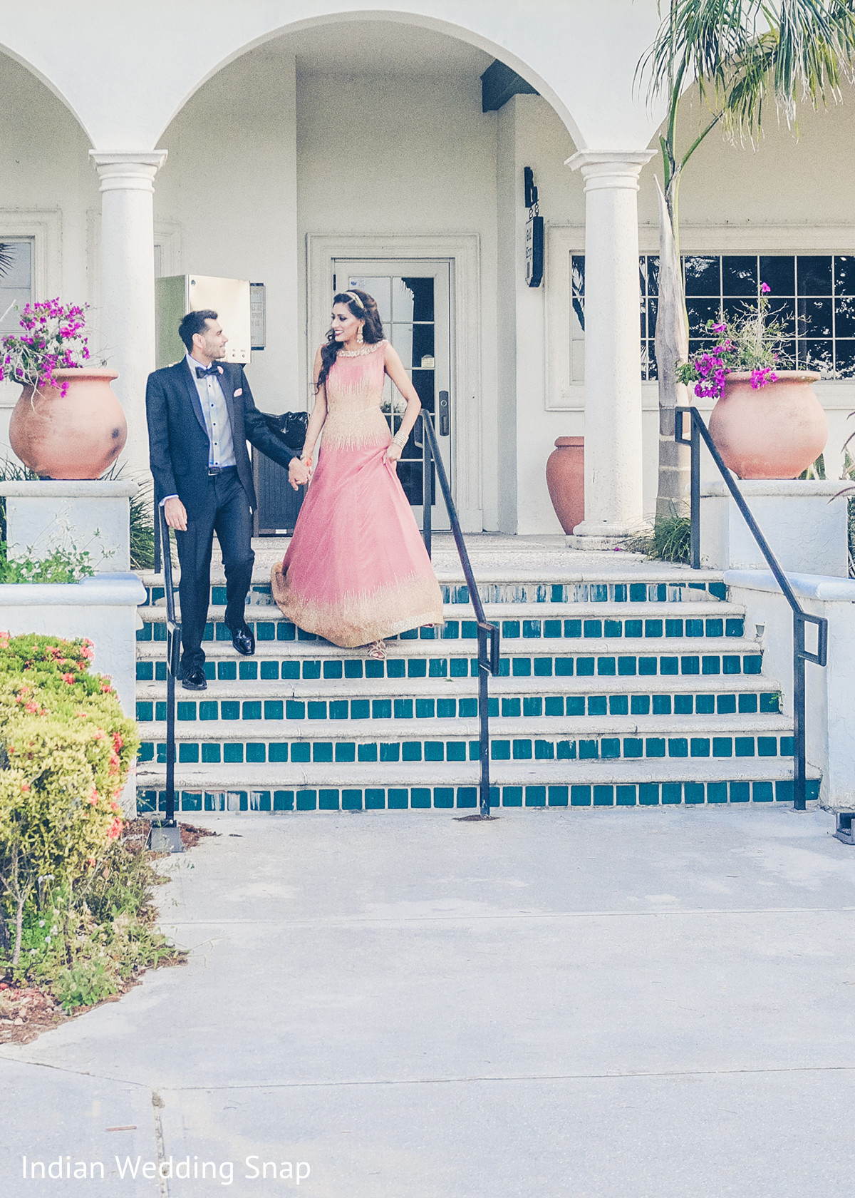 Elegant indian bride and groom's wedding reception fashion | Photo 180435