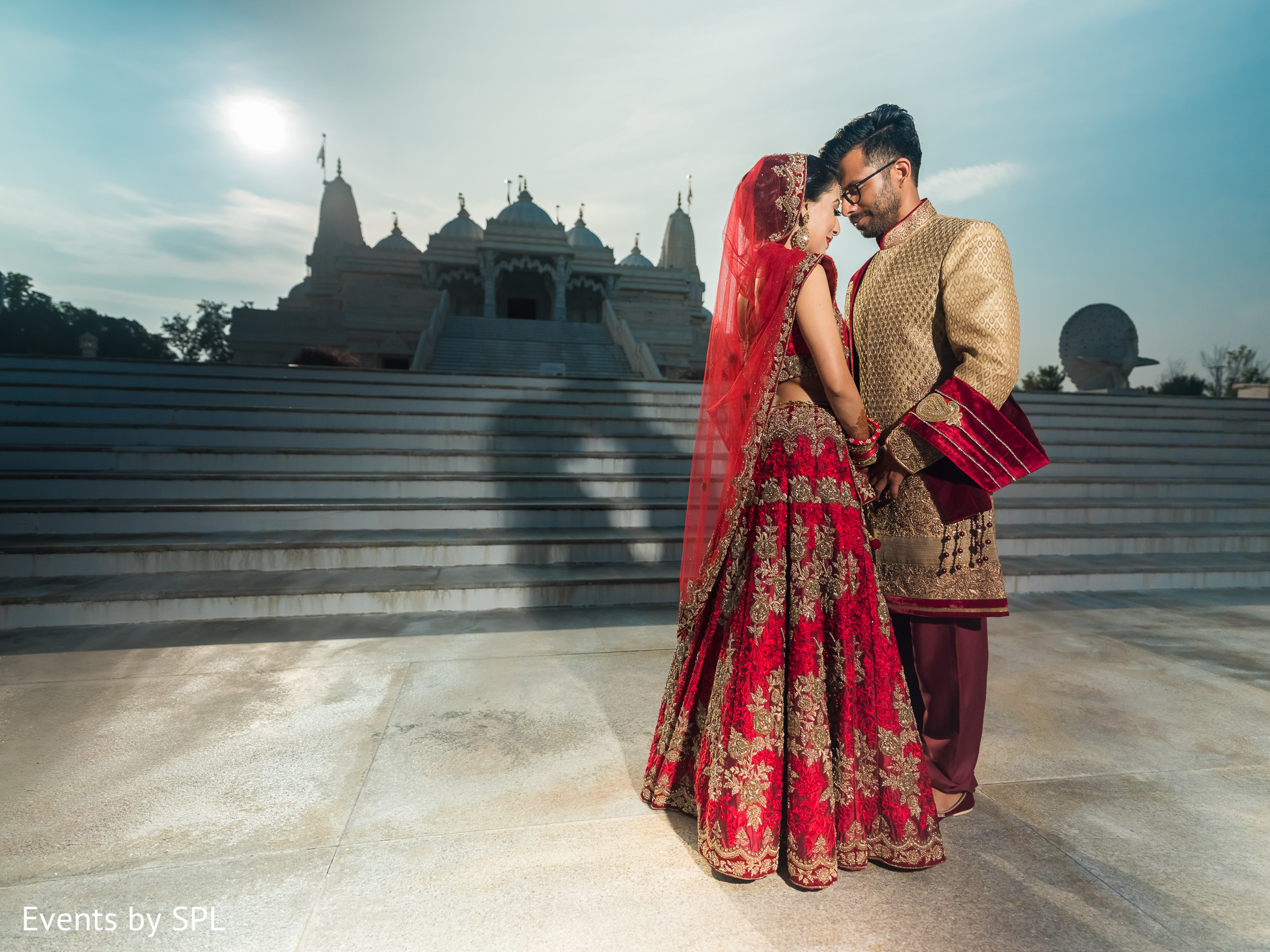 Heartwarming indian bride and groom's first look | Photo 182398