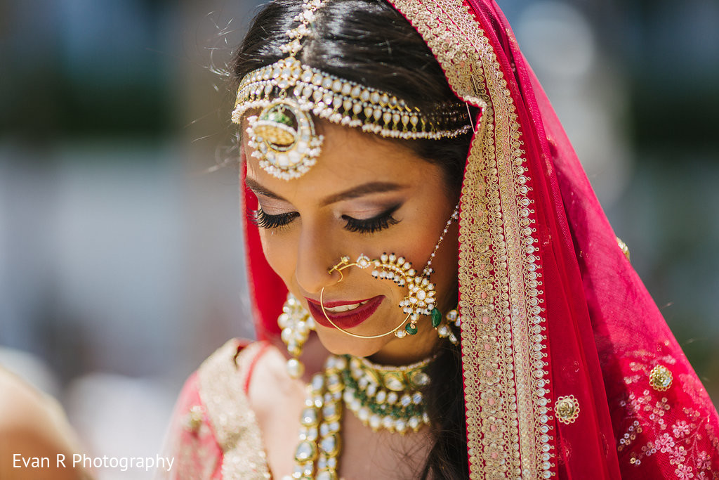 Sweet indian bride at her wedding ceremony | Photo 182889