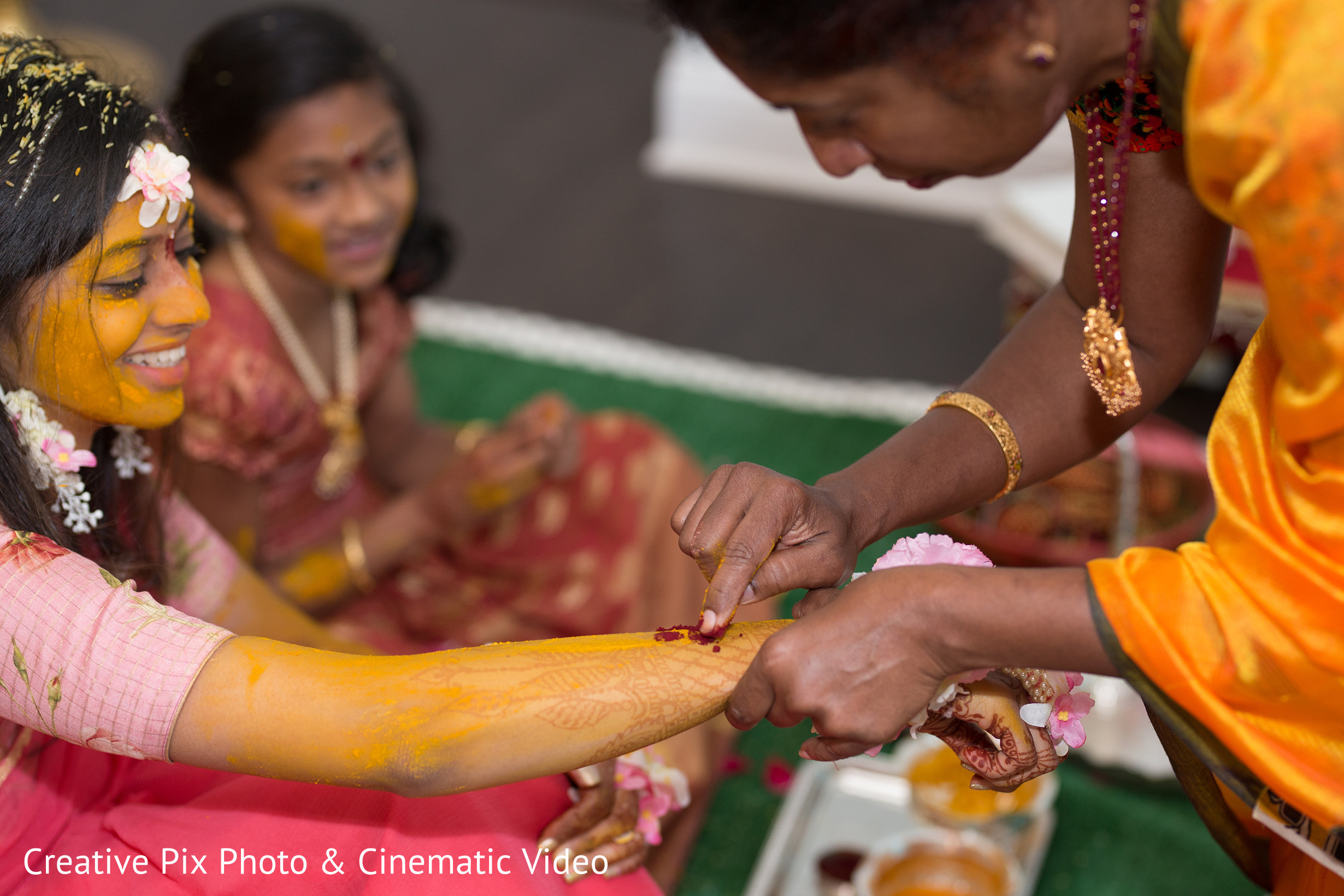 Traditional indian bride's haldi ritual | Photo 183876