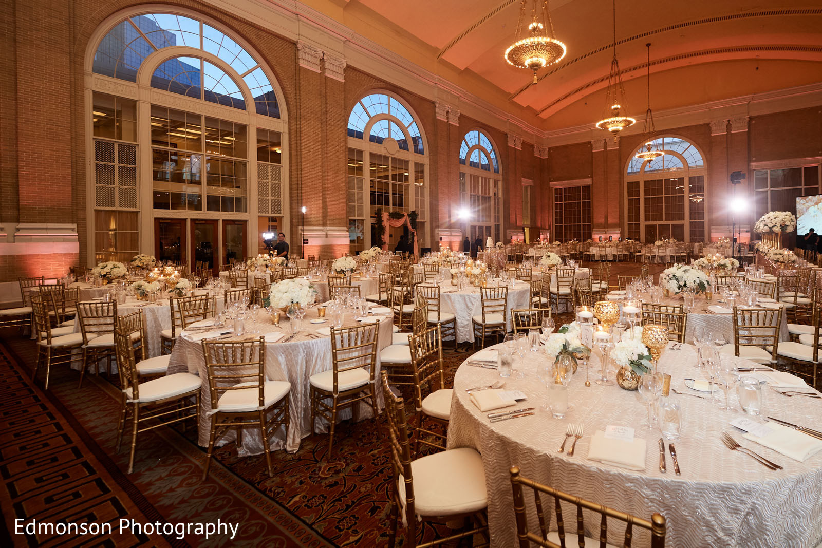 Enchanting Indian wedding reception table decoration. | Photo 184079