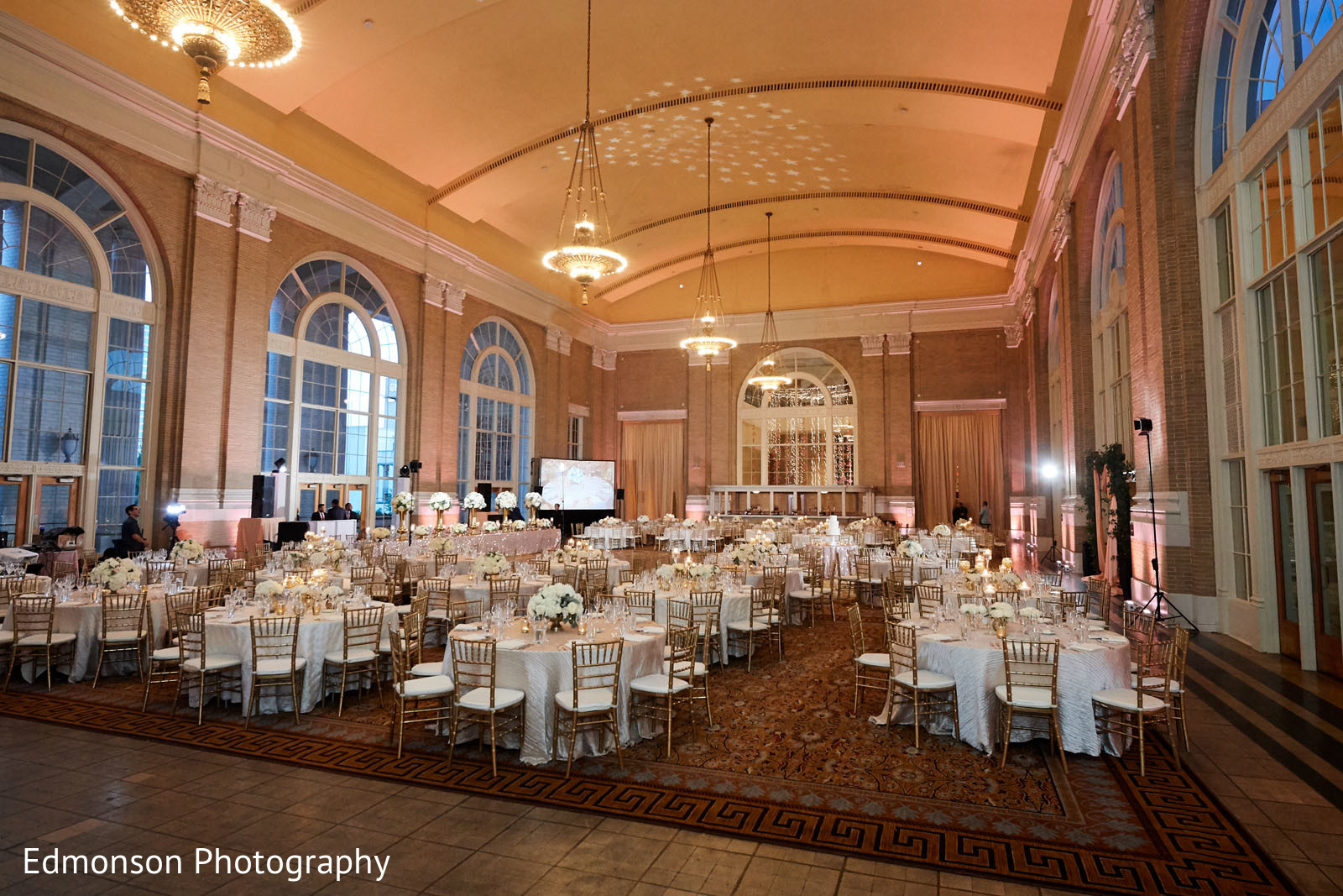 Stunning Indian wedding reception tables decorations. | Photo 184080