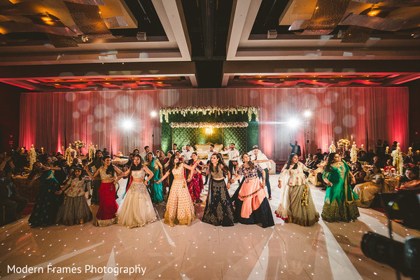 Traditional indian wedding dance performance | Photo 184916