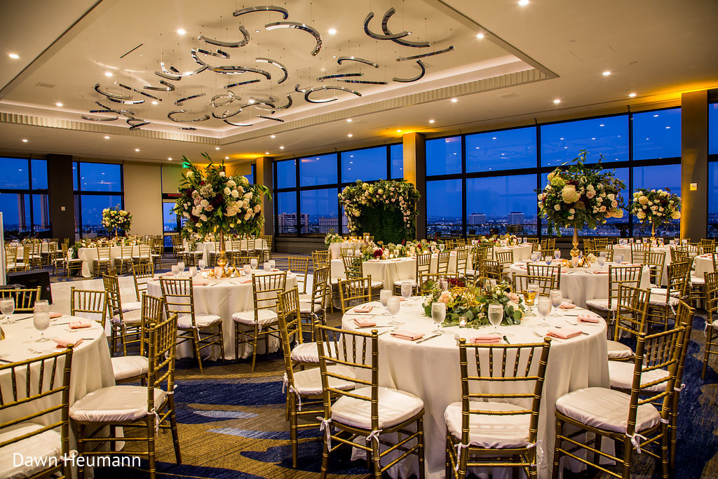 Elegant Indian wedding reception tables. | Photo 185004