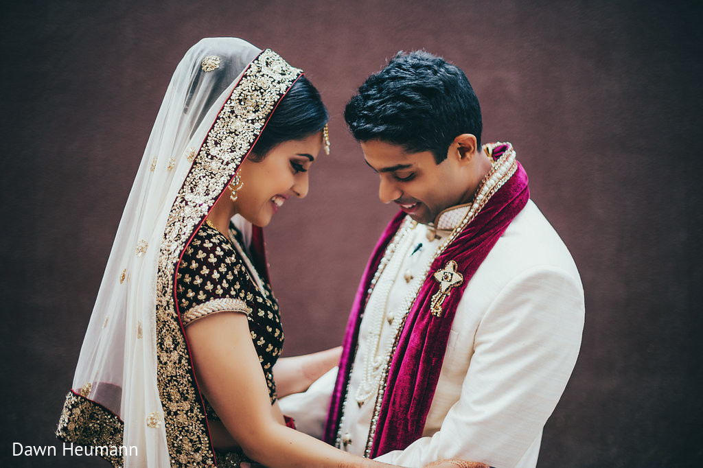 Graceful Indian bride and groom first look. | Photo 185028