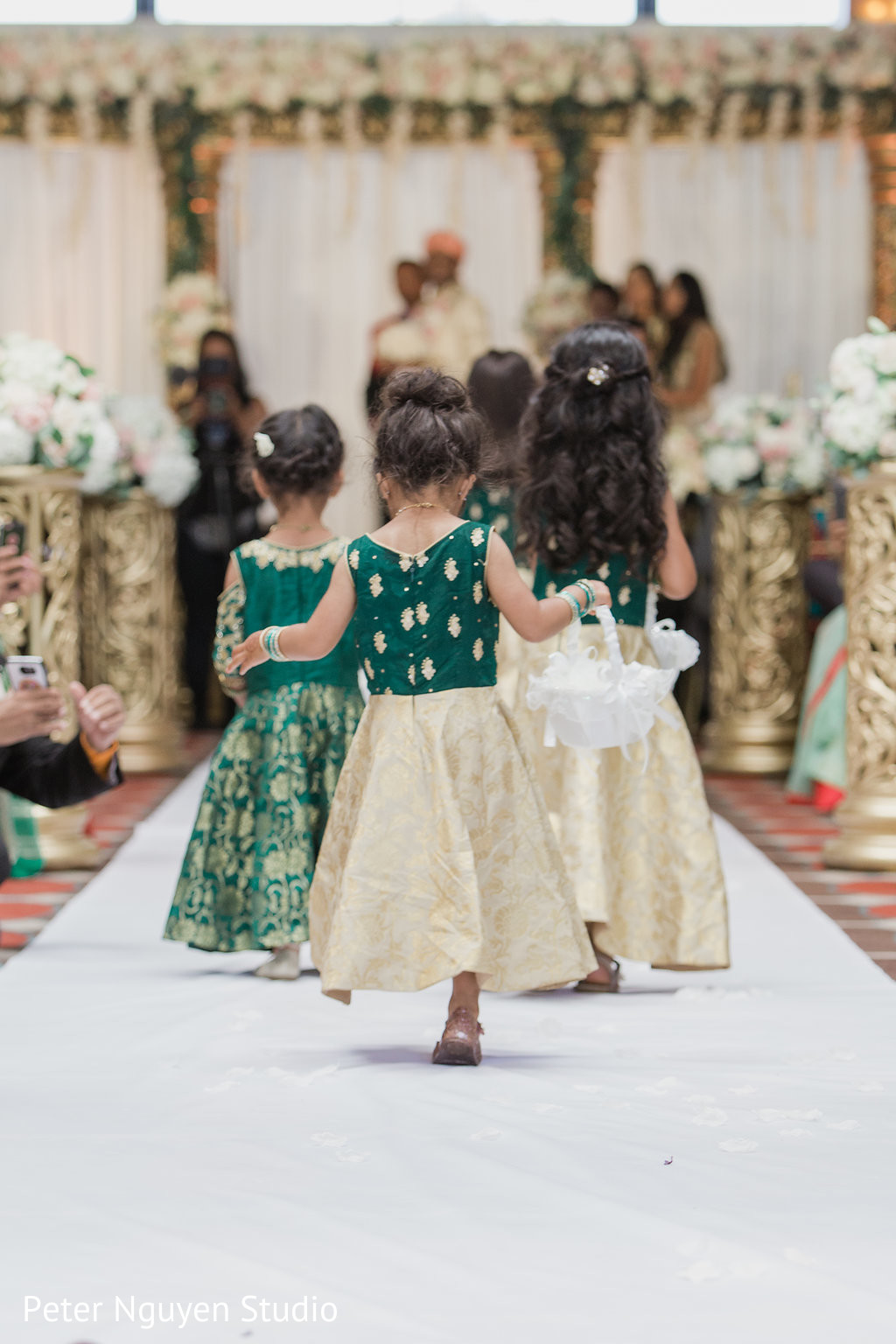 Sweet indian wedding flower girls | Photo 187076