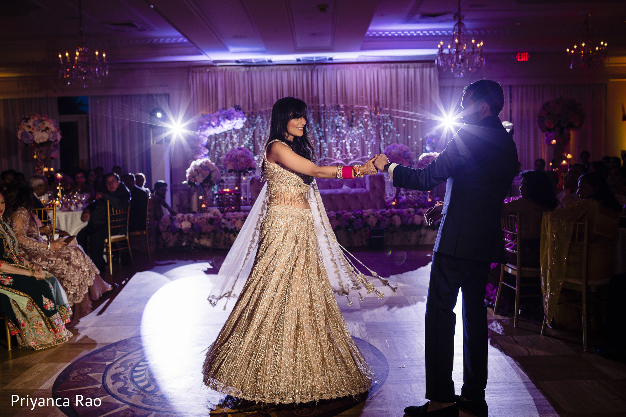 Stunning Indian bride and her husband during the reception | Photo 189040