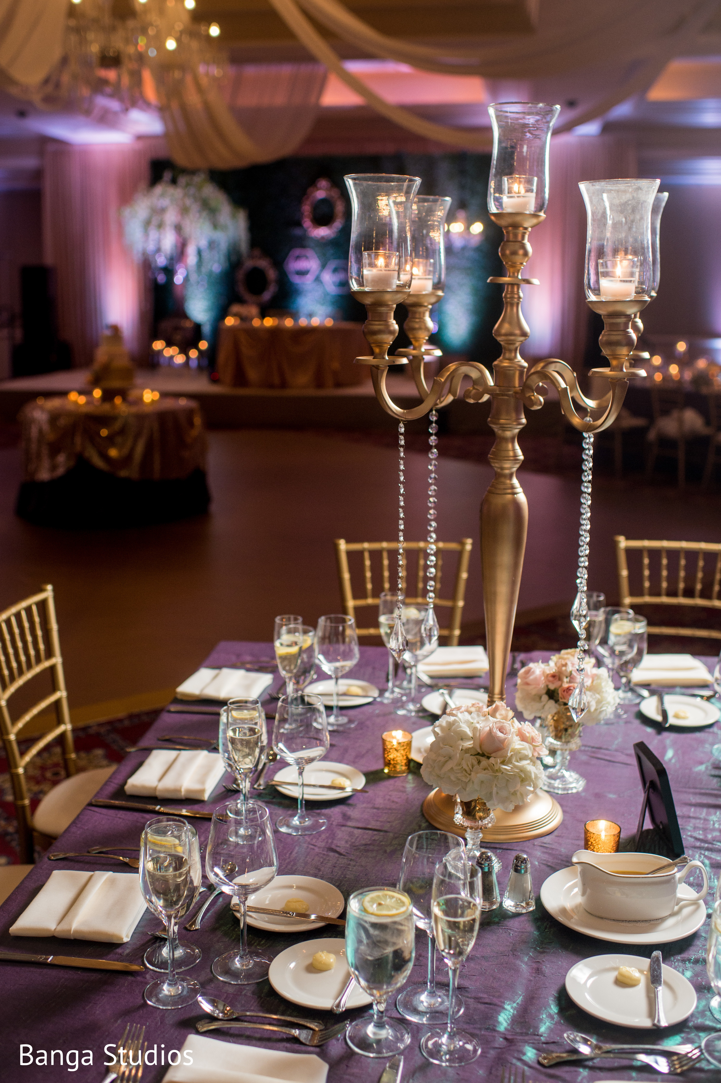 Indian wedding table glass and plates setup. | Photo 189265