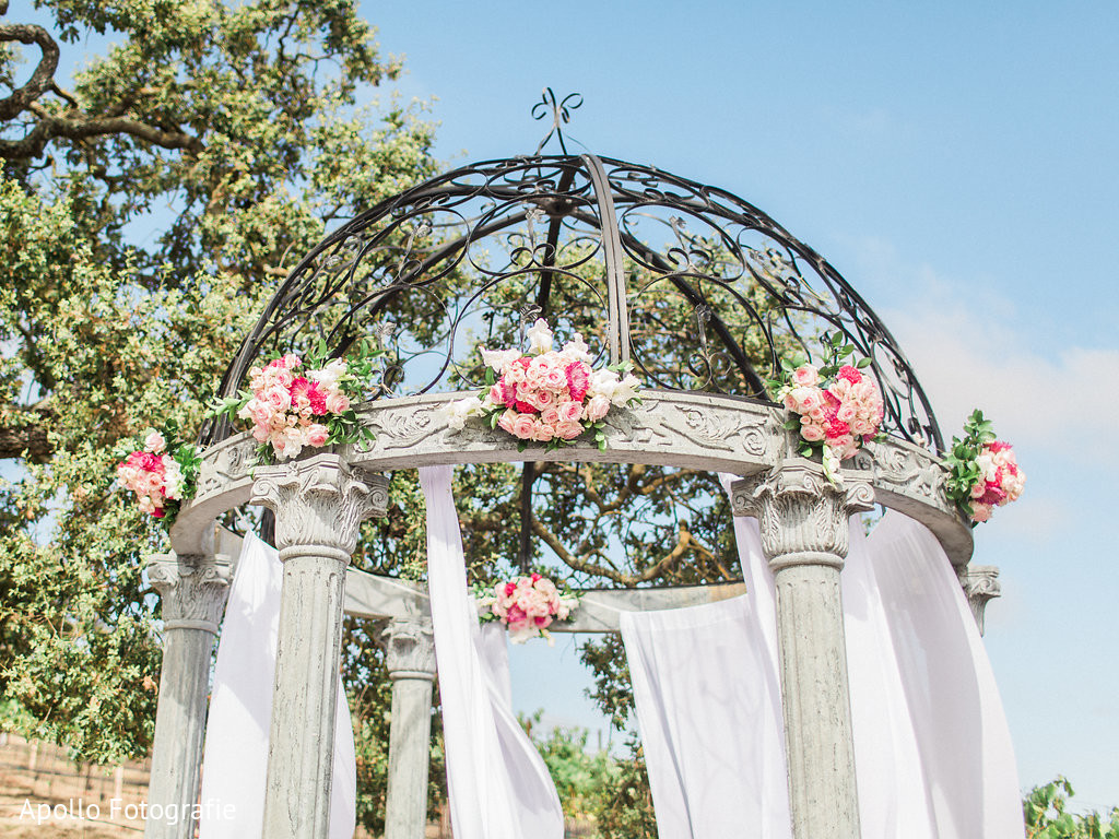 Creative indian wedding gazebo floral decor | Photo 192478