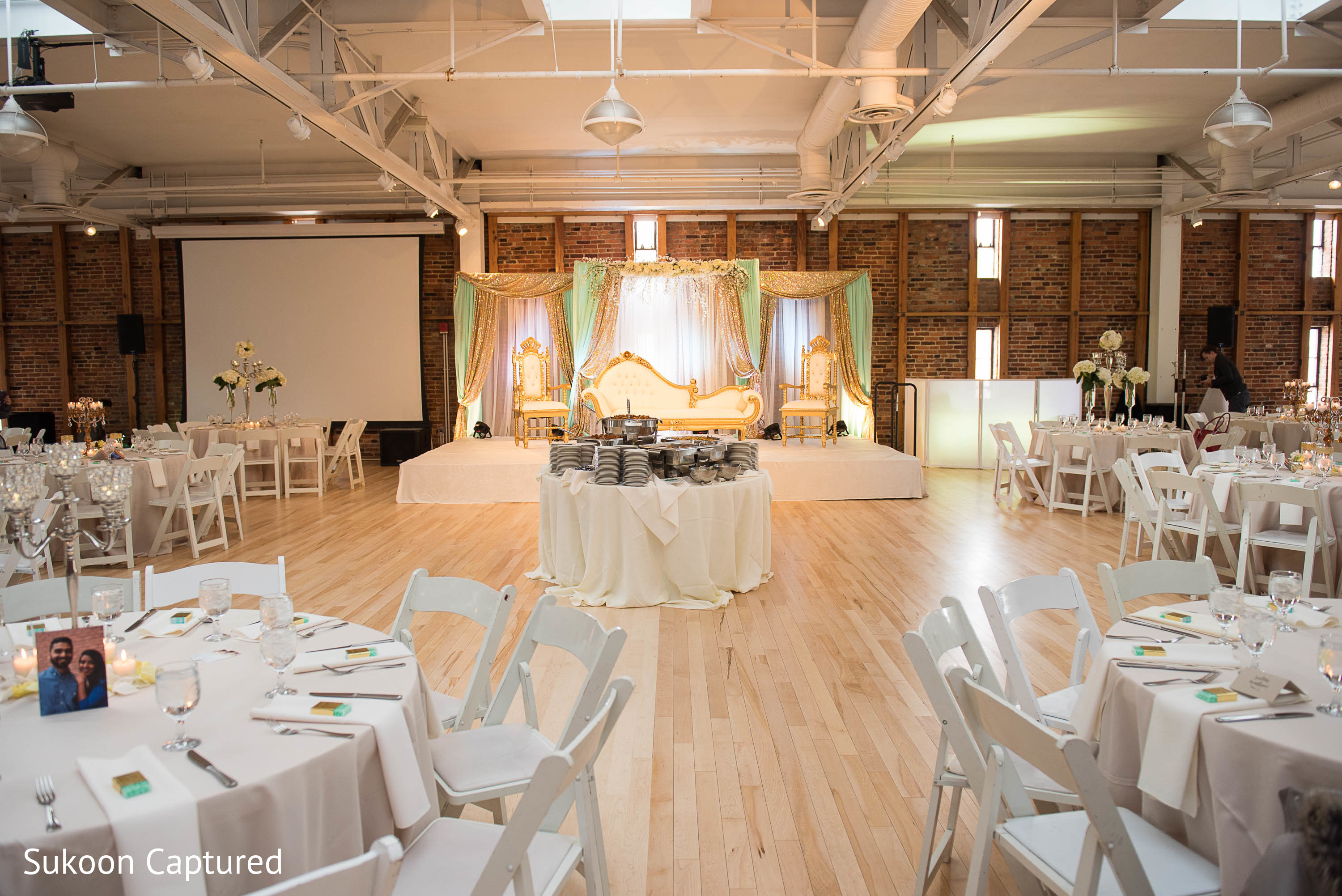 Amazing Indian wedding reception table setup. | Photo 192939
