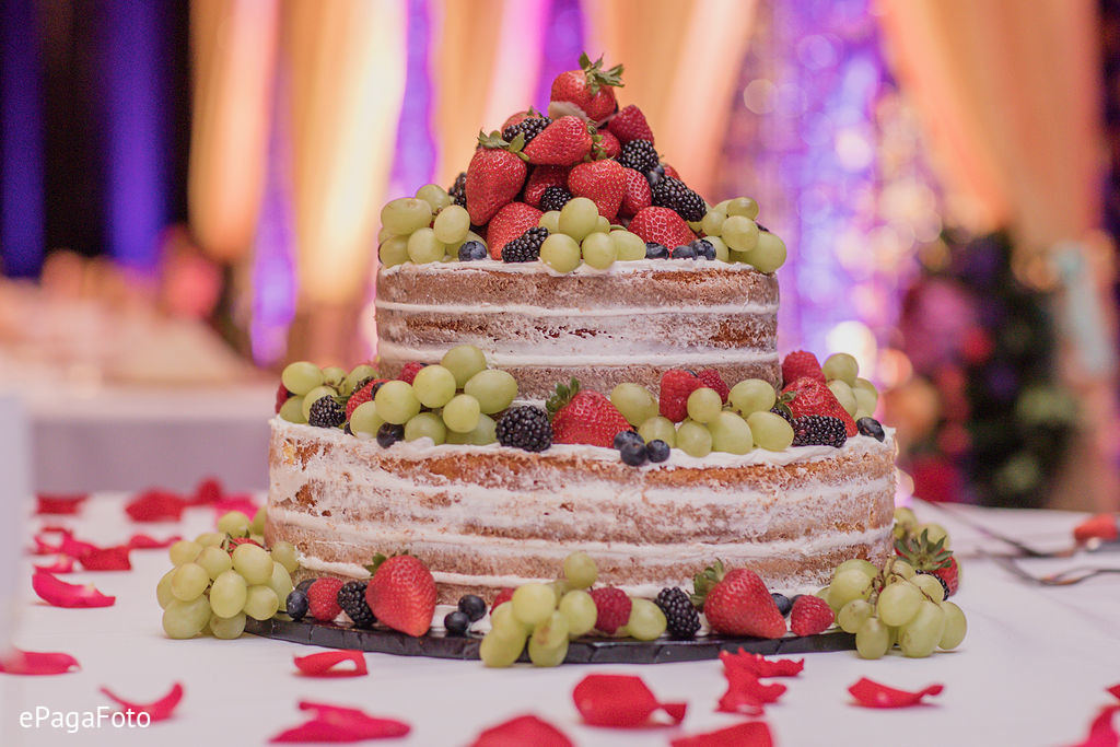 Indian wedding cake fruit decorations capture. | Photo 194207