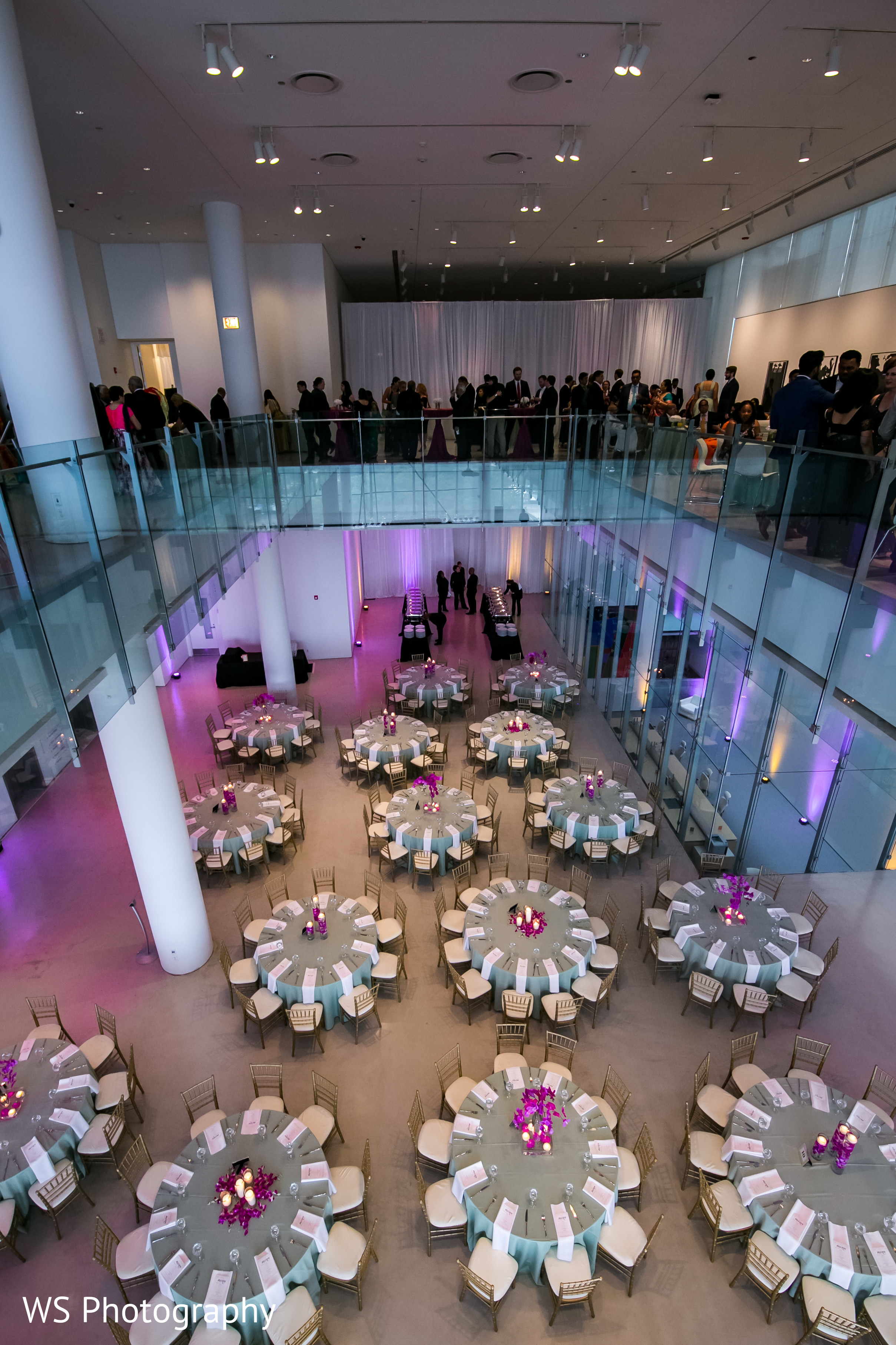 Elegant Indian wedding reception table setup. | Photo 194479