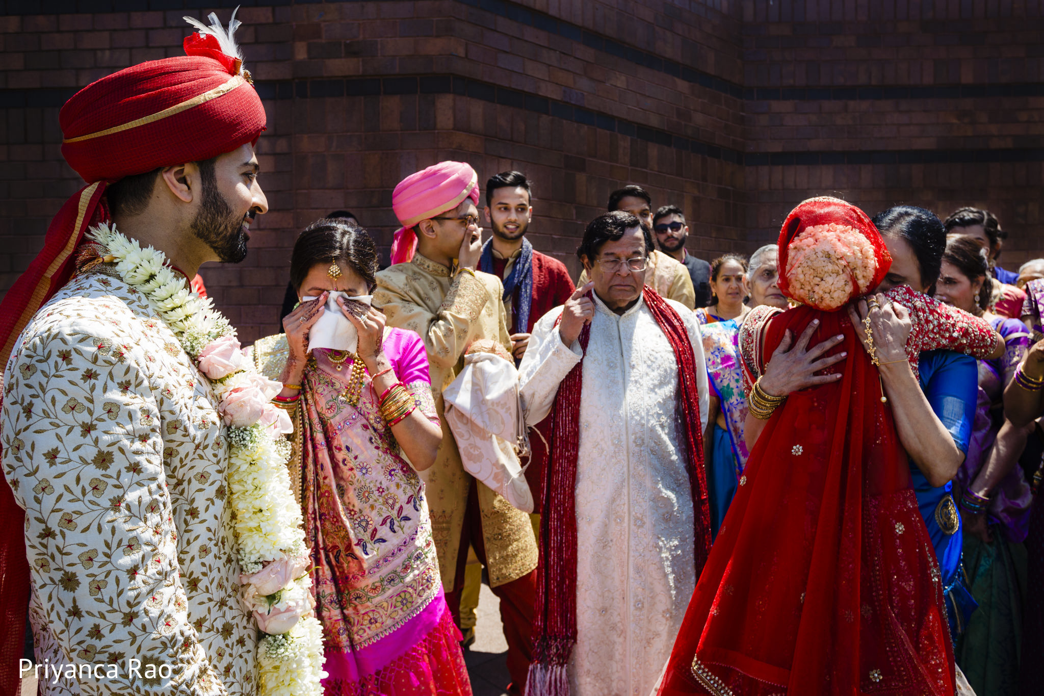 Special moment of Indian bride and groom saying goodbye. | Photo 194915