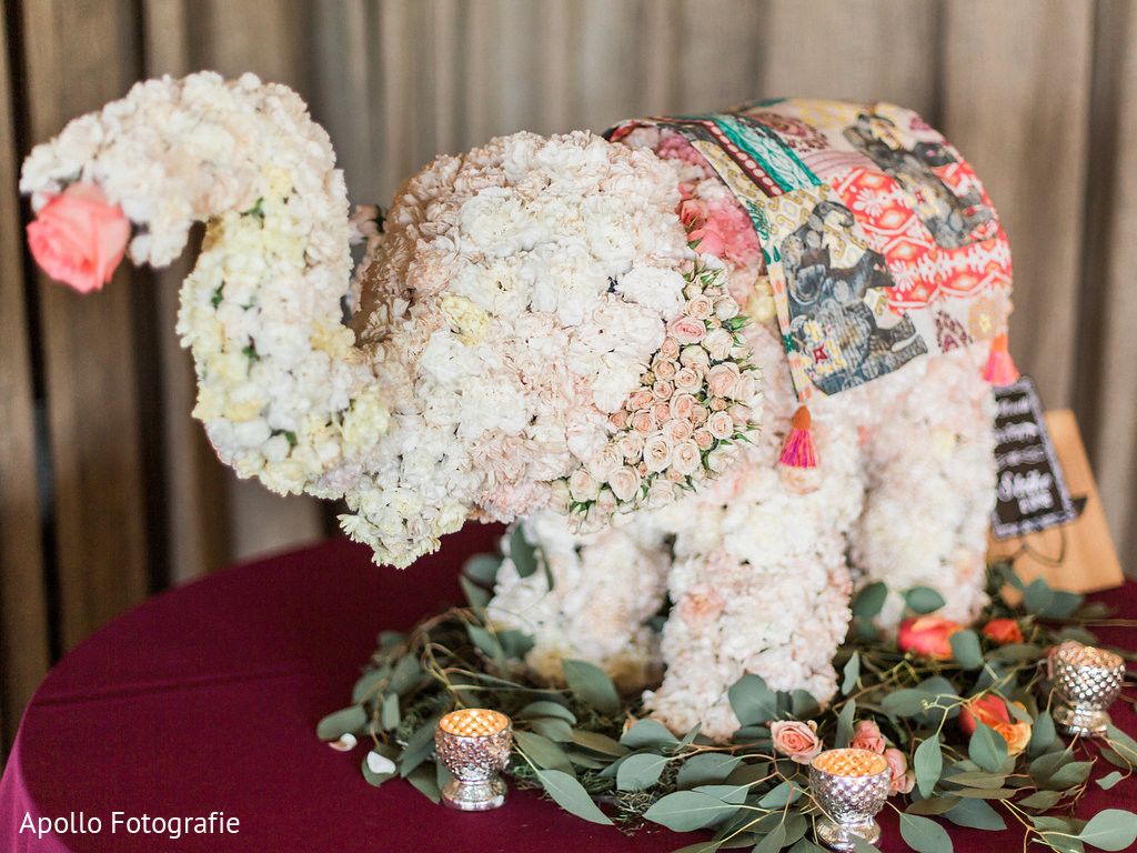 Wonderful Indian wedding elephant decor. | Photo 196609