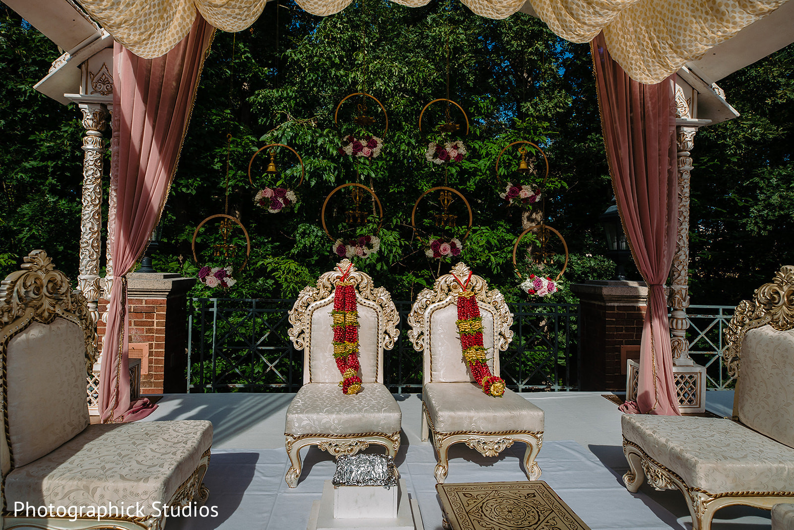 Magnificent Indian wedding mandap seats decor. | Photo 199079