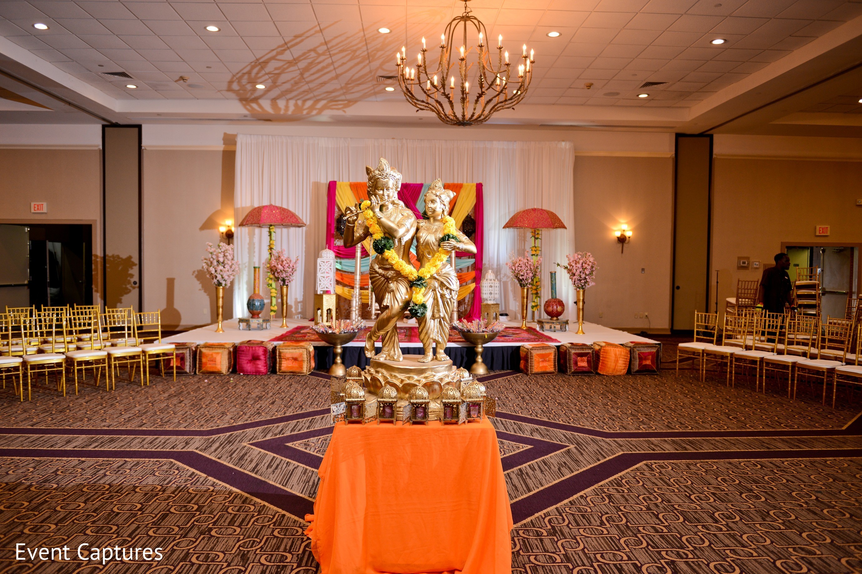 Indian wedding gods statues capture. | Photo 202112
