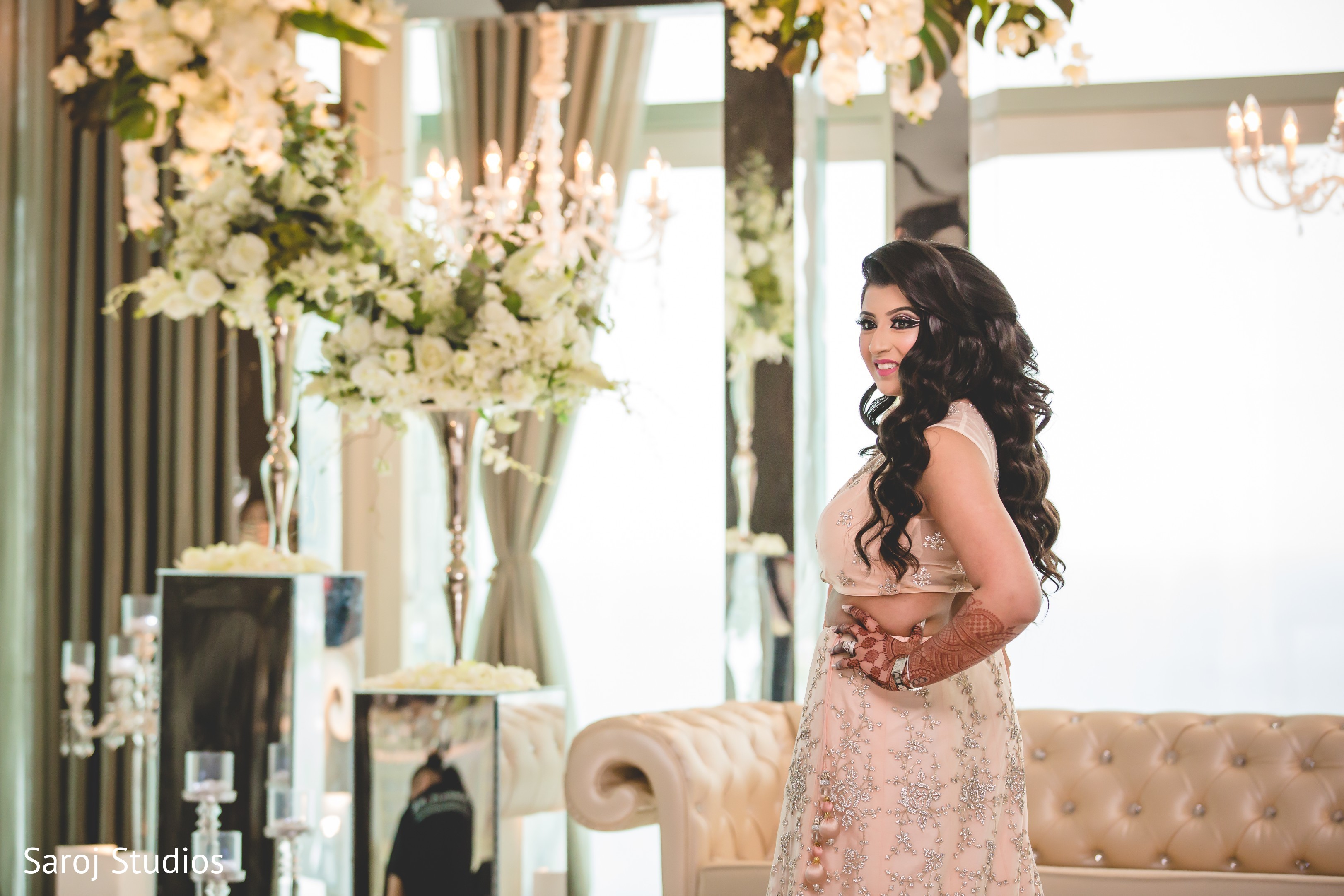 Stunning maharani posing for pictures prior to the ceremony | Photo 203110