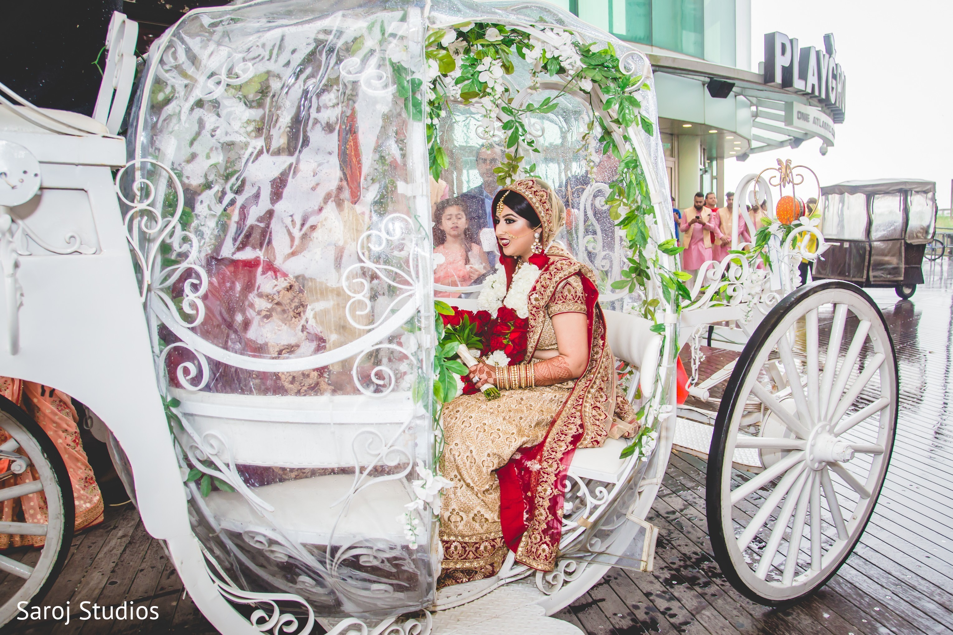 Capture of Indian bride riding the wedding carriage | Photo 203312