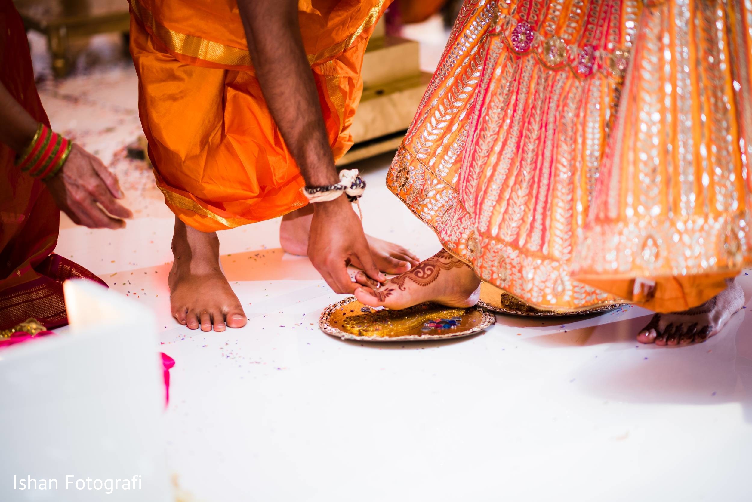 Indian bride during the alta ritual. | Photo 218468