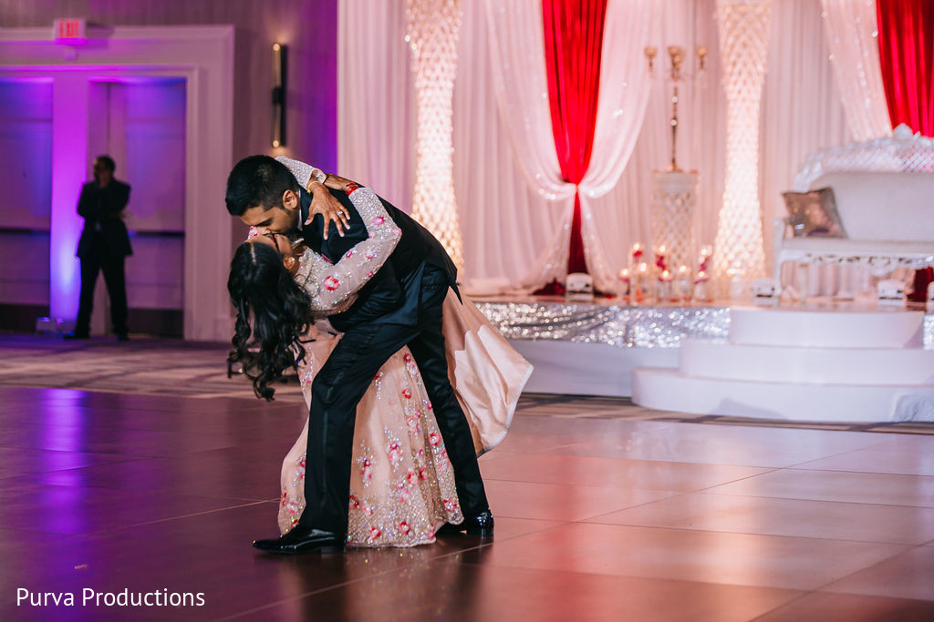 Sweet Indian couple having their first dance. | Photo 223210